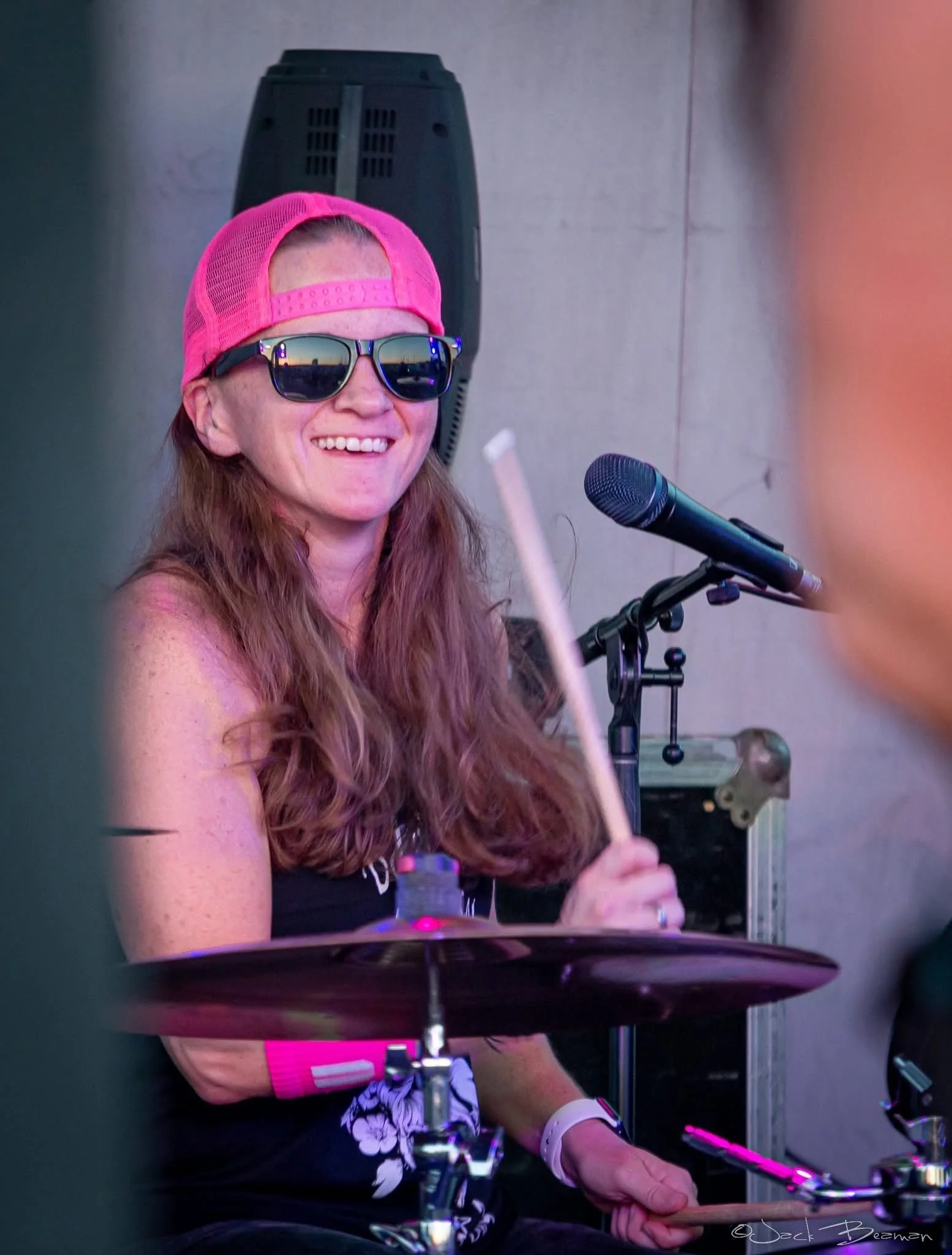 Band — Shoot To Thrill