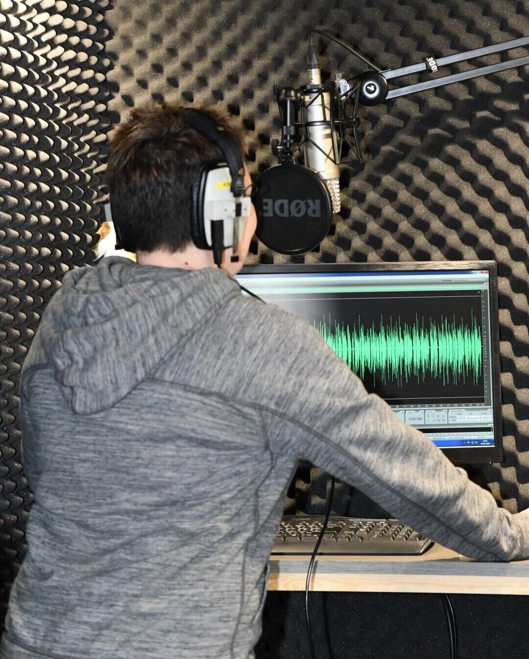 Female British Voice Over — Kim Robson