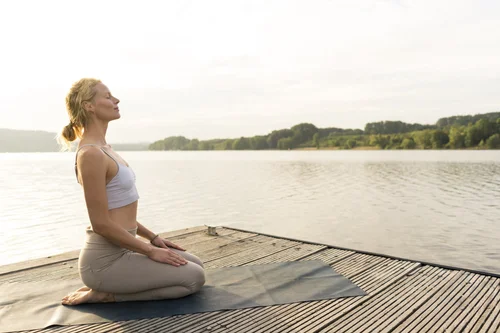 How to sit for meditation: 5 seated positions to try — Calm Blog