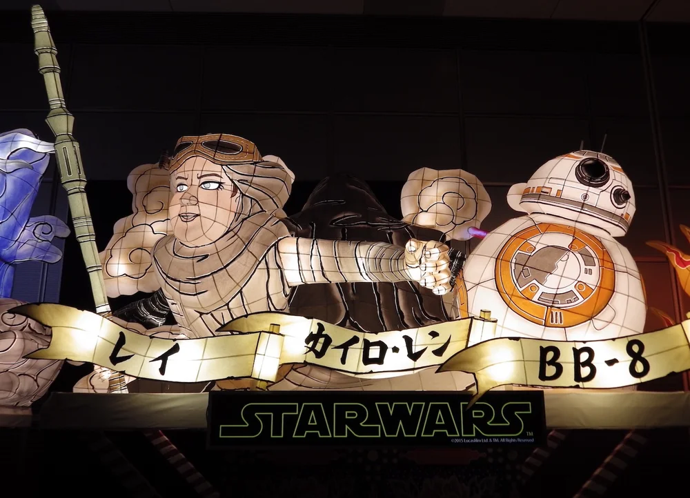 Star Wars Parade Floats: Japanese-Style Nebuta Floats from Aomori ...