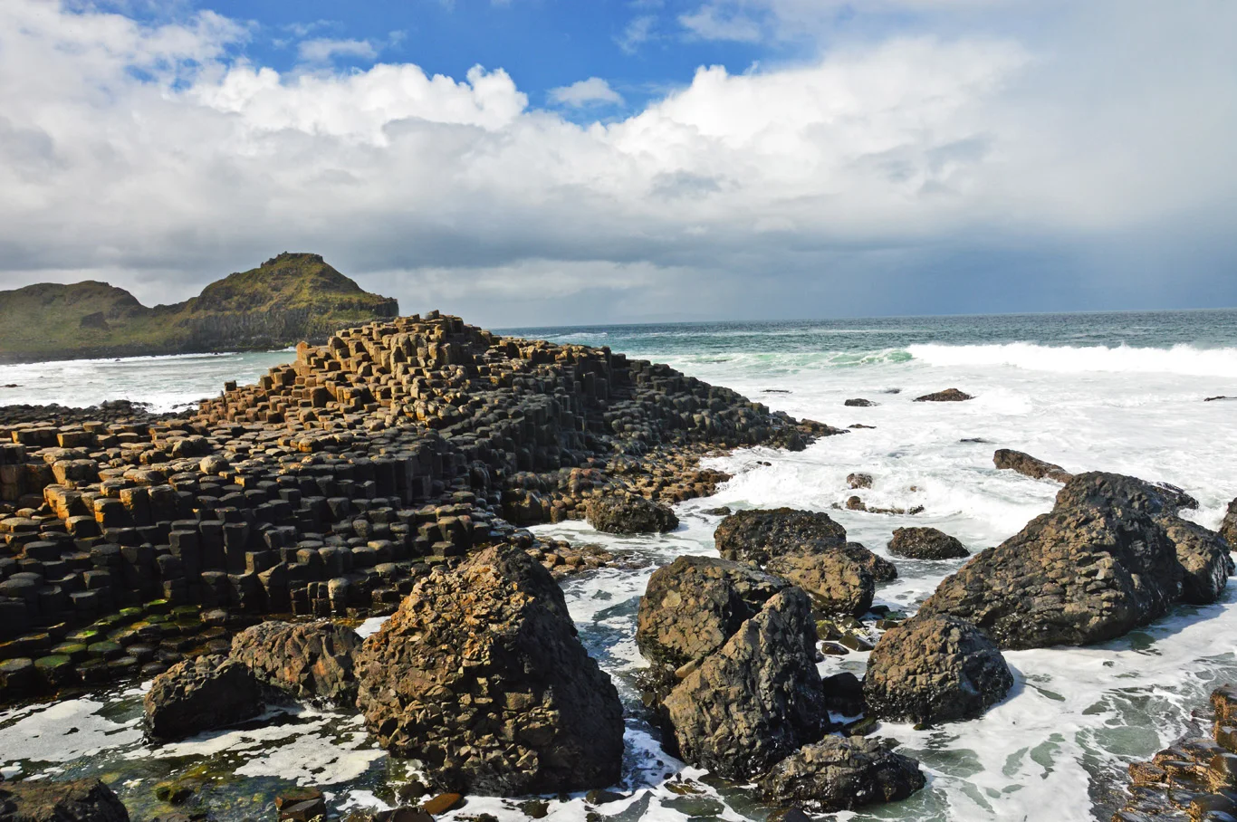 Giant's Causeway and Carrick-a-Rede Rope Bridge, Northern Ireland ...