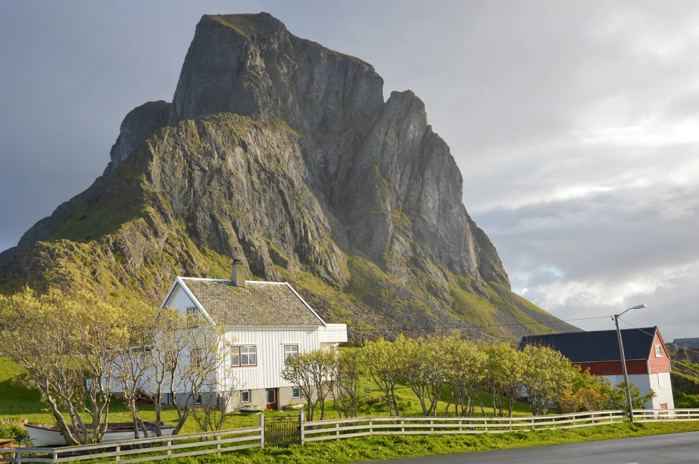 What to See in Vaeroy, Lofoten, Norway - One of the Most Unique Islands ...