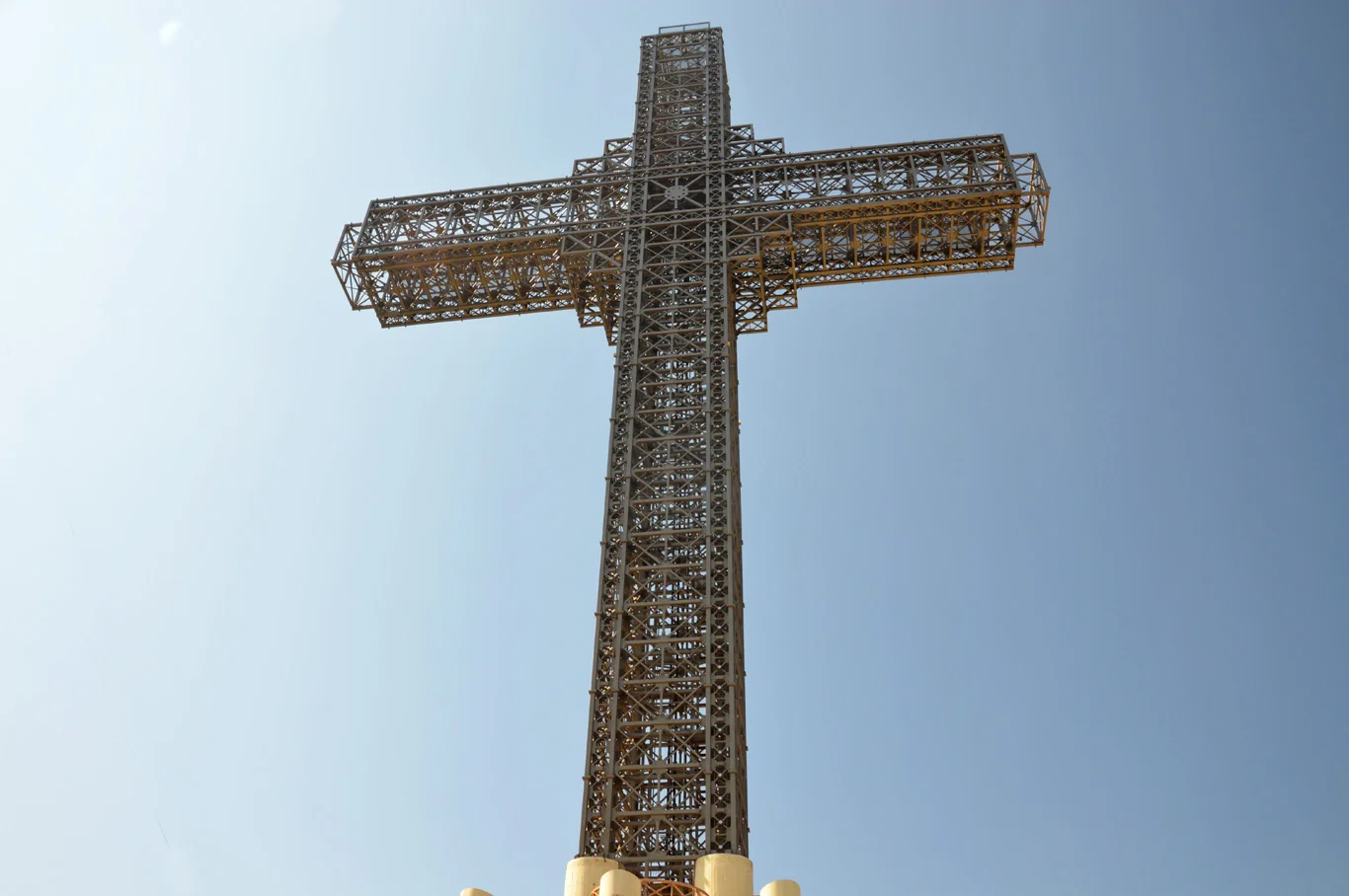 What to See in Skopje, Macedonia (FYROM) - Europe's Most Chaotic ...