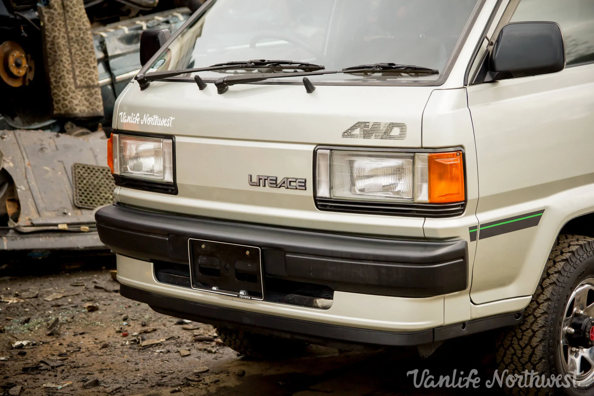 1987 TOYOTA LiteAce 4wd Van — Vanlife Northwest