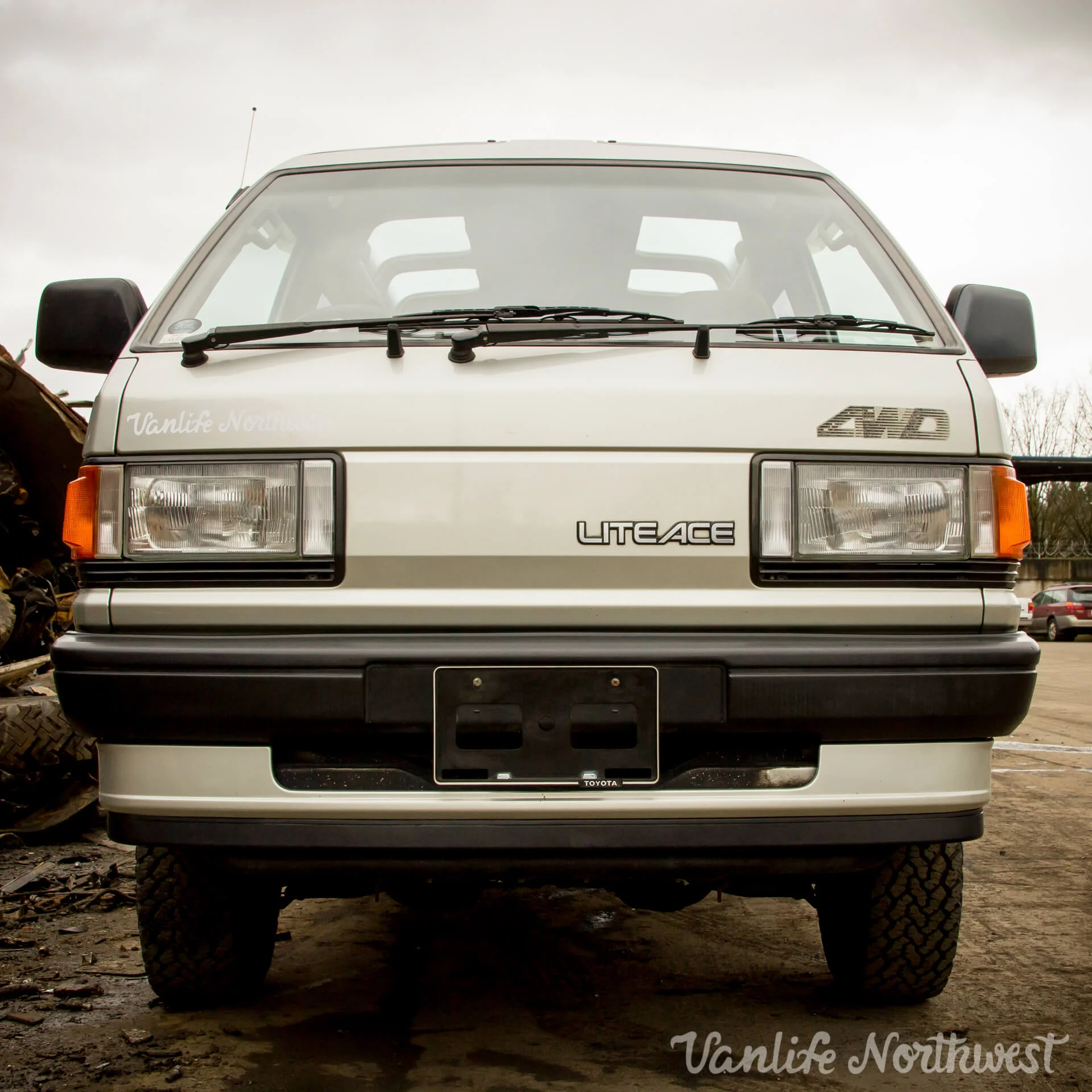1987 TOYOTA LiteAce 4wd Van — Vanlife Northwest