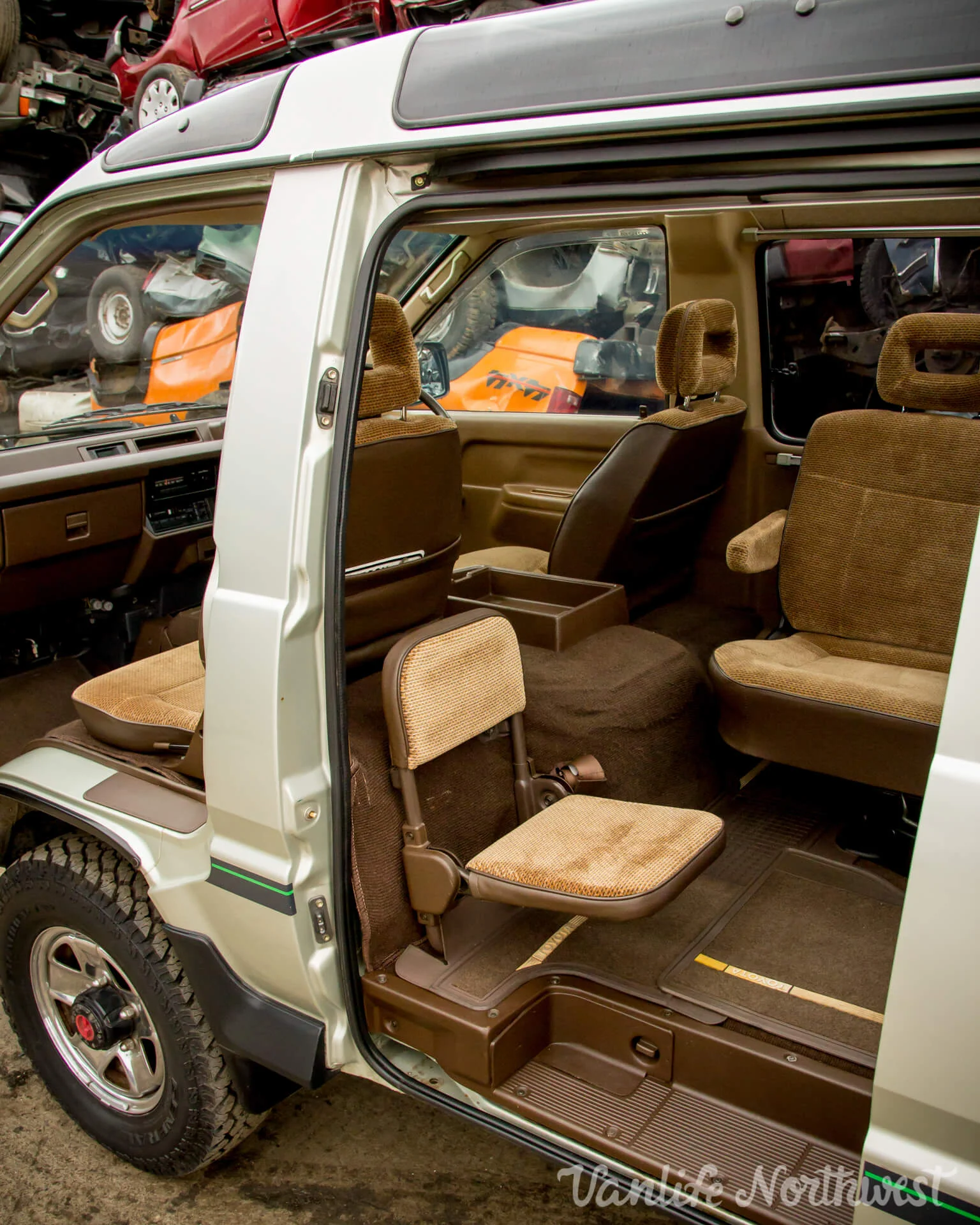 1987 TOYOTA LiteAce 4wd Van — Vanlife Northwest