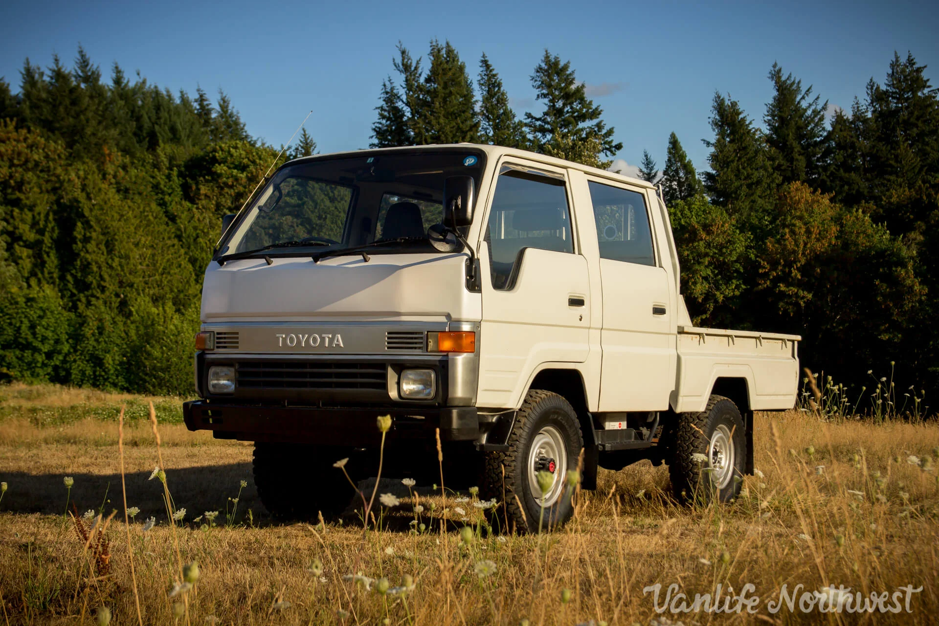 1988 TOYOTA HiAce Double Cab 4wd Pickup — Vanlife Northwest