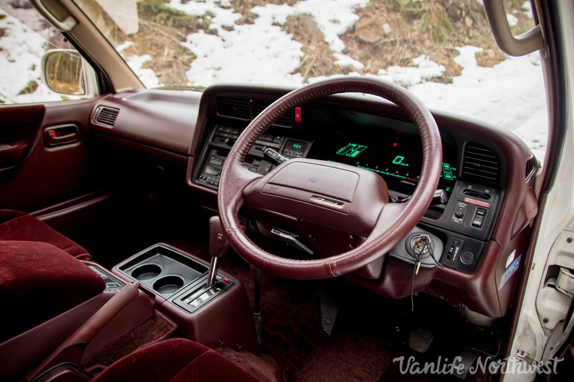 1992 TOYOTA HIACE SUPER CUSTOM LIMITED 4WD — Vanlife Northwest