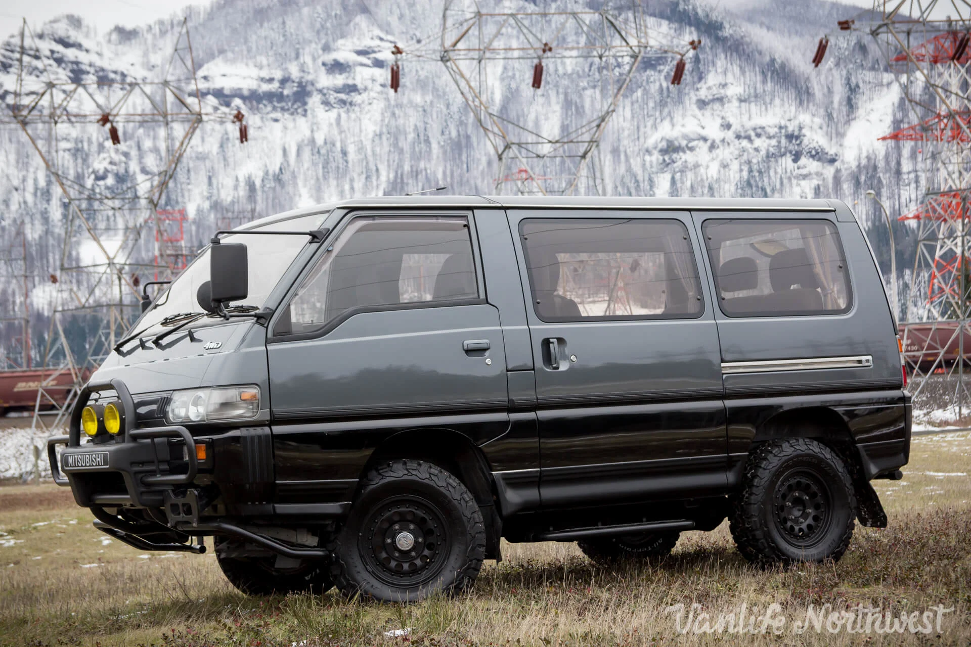 1991 Mitsubishi Delica L300 P25W — Vanlife Northwest