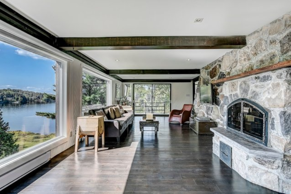 5 Place d'Anjou - ESTÉREL, QUEBEC — the MASH