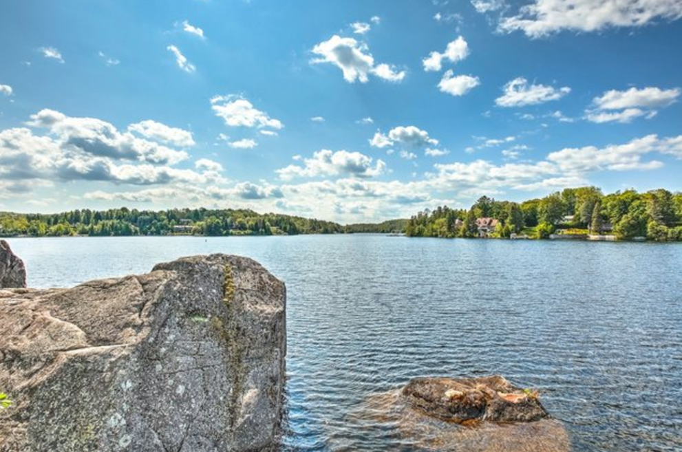 5 Place d'Anjou - ESTÉREL, QUEBEC — the MASH