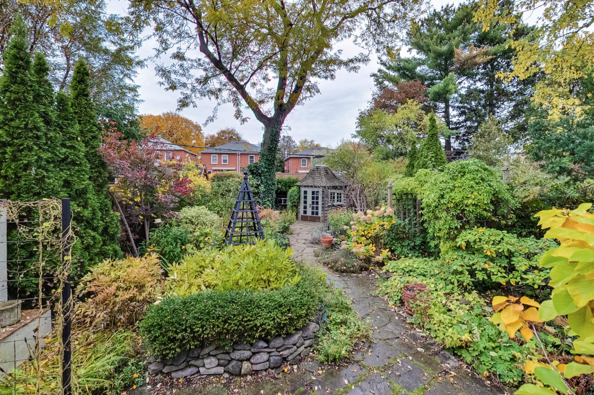 204 Donlea Drive - NORTH LEASIDE, TORONTO (3 Comments) — the MASH