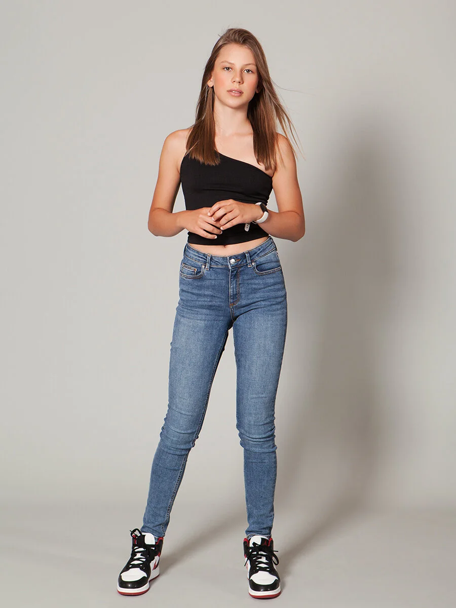 LAURA B Fashion Model Agency