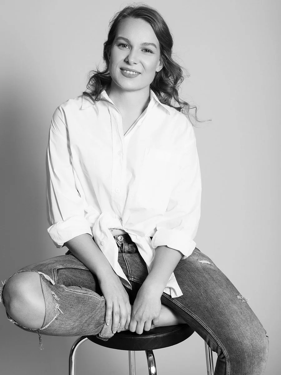 commercial women — Fashion Model Agency