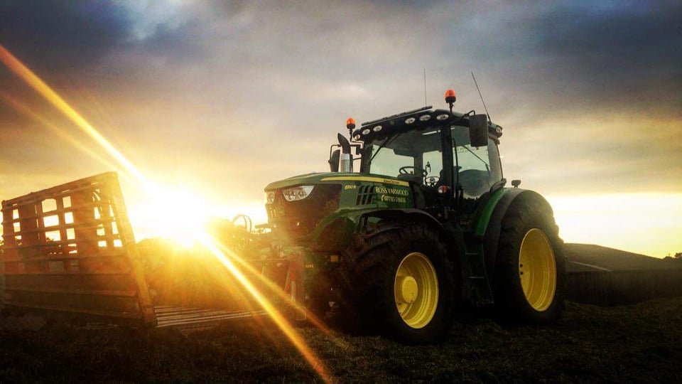 Competition Winners Capture UK Farming at it's Best — Cut to clamp