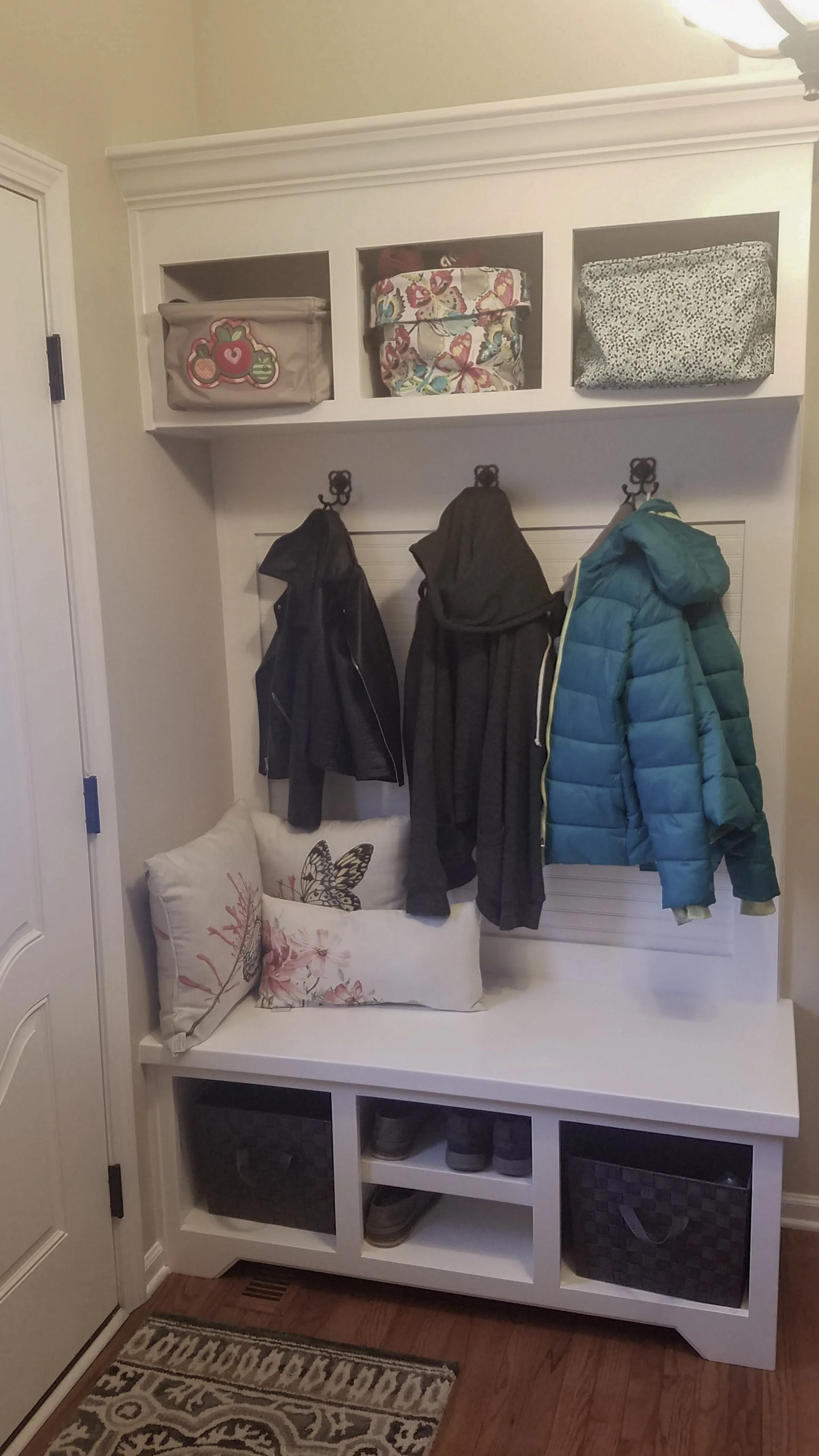 Custom Mudrooms & Mud Benches — Woodmaster Custom Cabinets