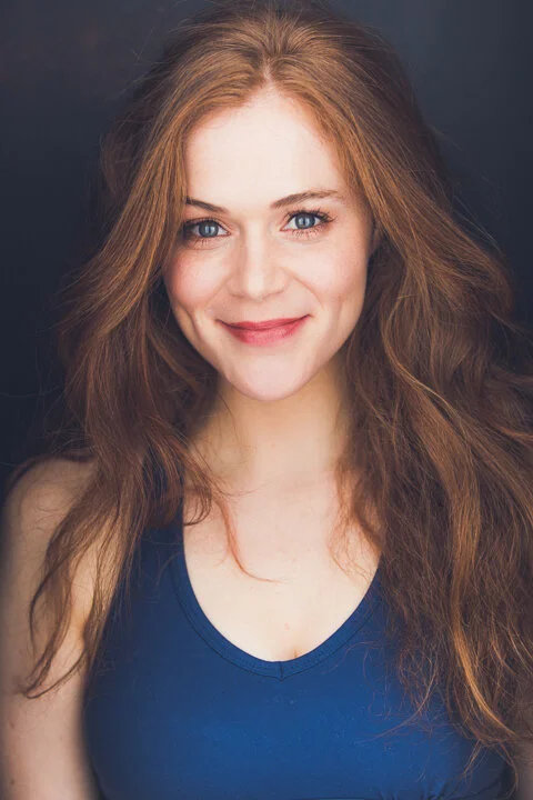 Headshot/Resume — Betsy Helmer