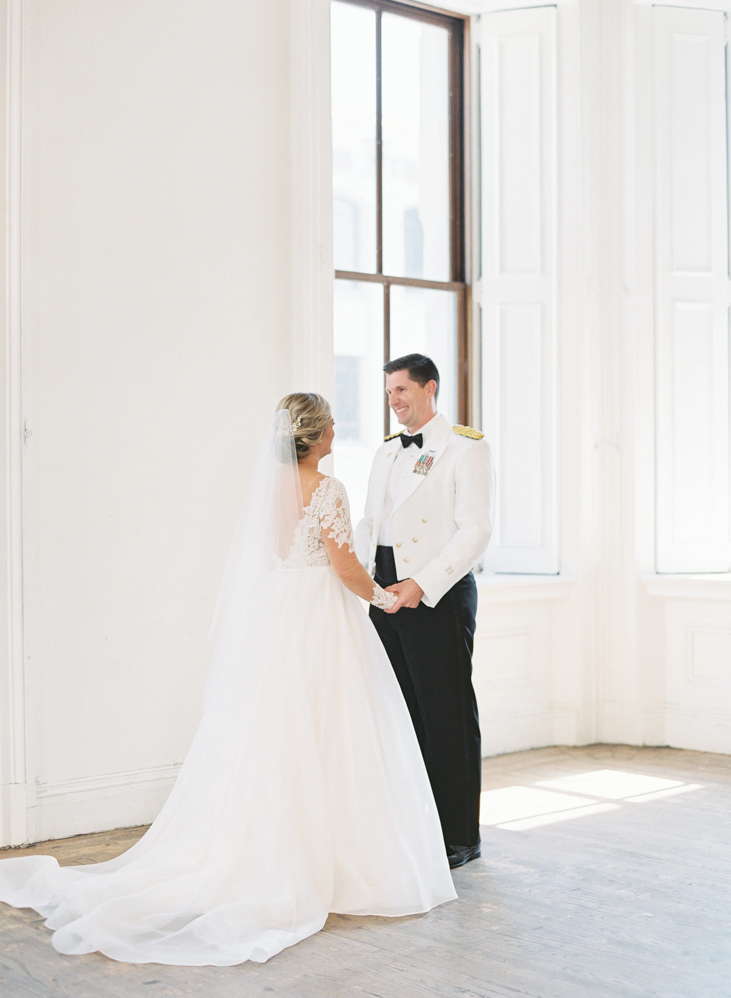 Sarah & Josh's Elegant White Wedding at The San Francisco Mint ...