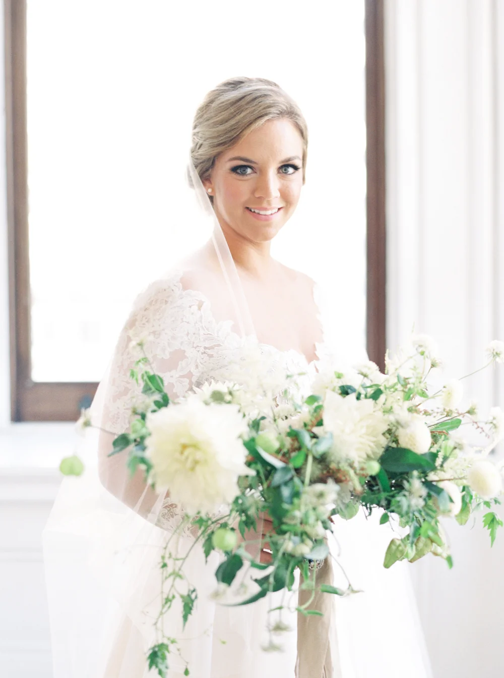 Sarah & Josh's Elegant White Wedding at The San Francisco Mint ...