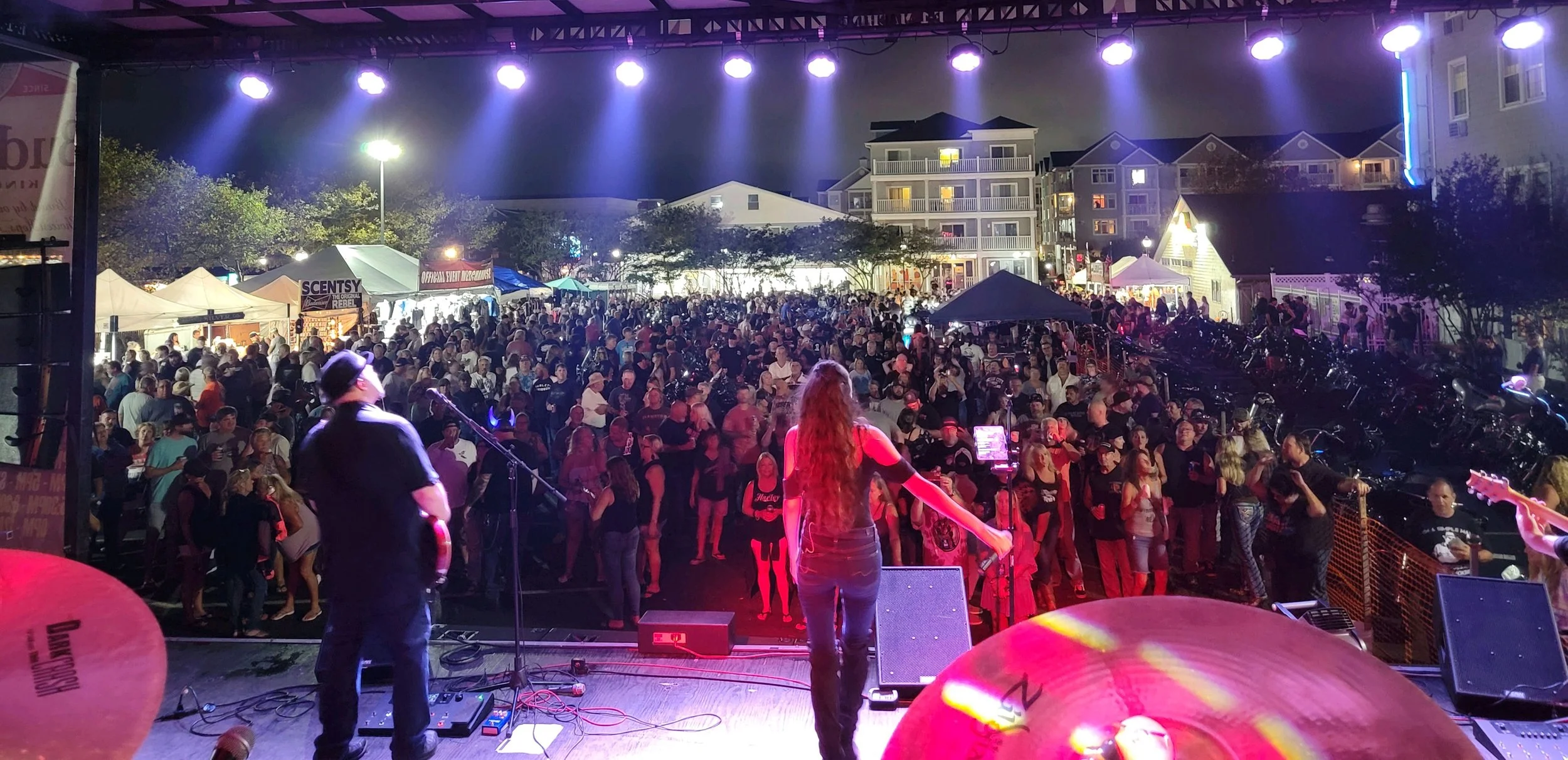 Photos — Vertigo Red