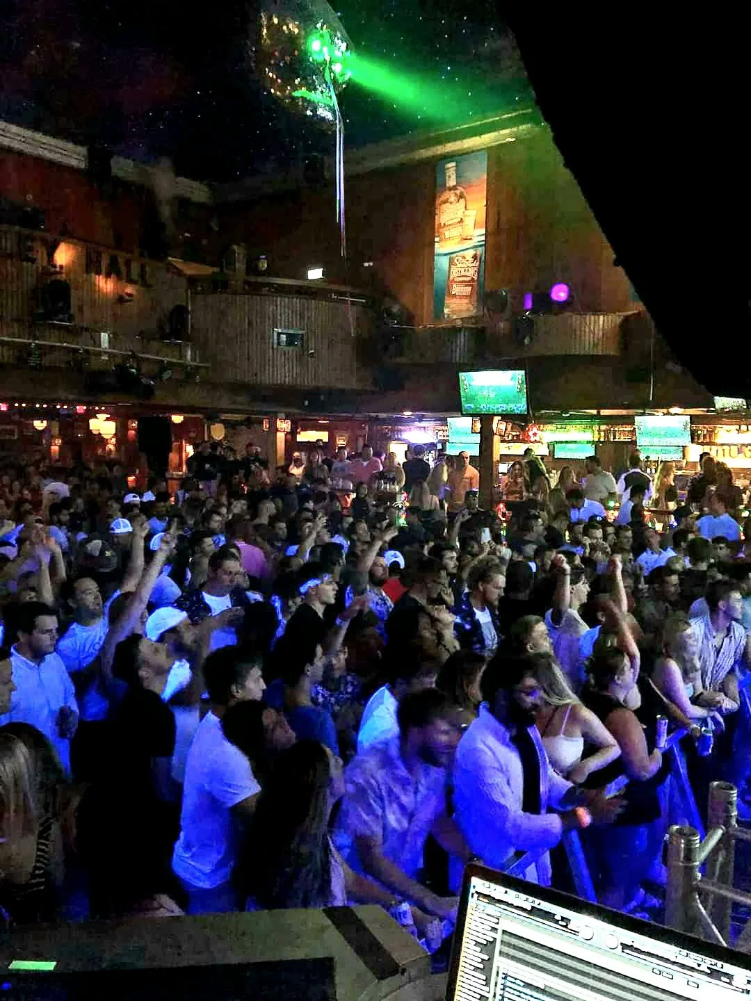 Photos — Vertigo Red