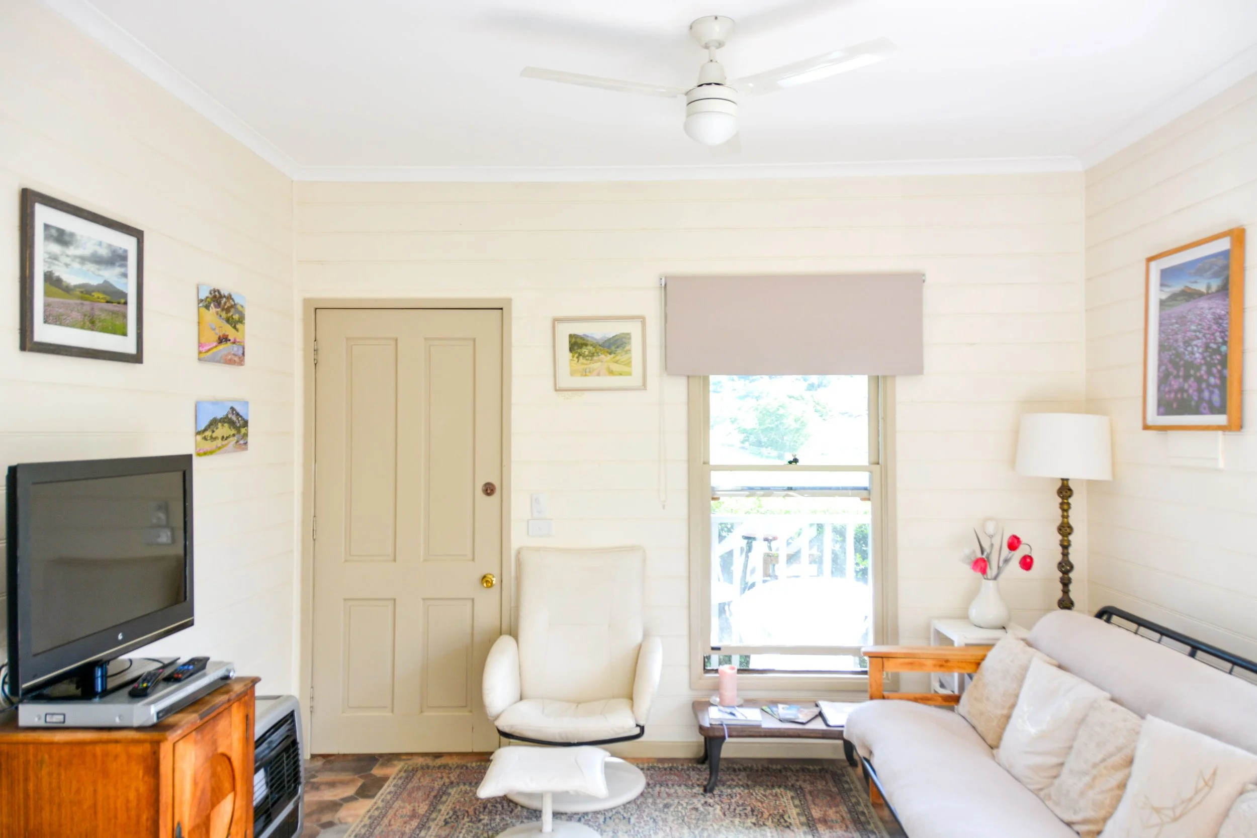 The Dolphin Cottage — Mountain View Farm Tilba Tilba Accommodation