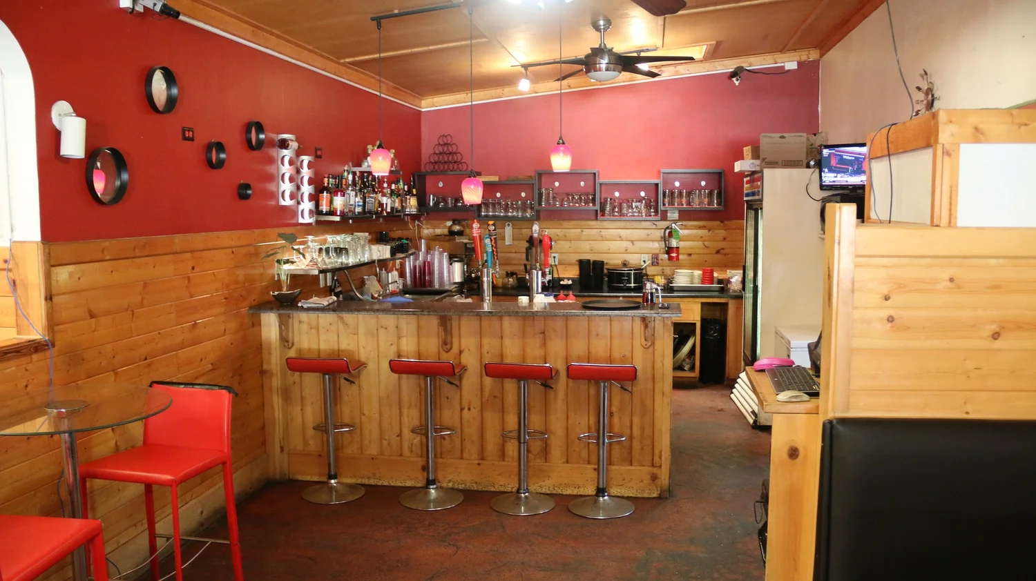 About Us — Lava Rock Cafe