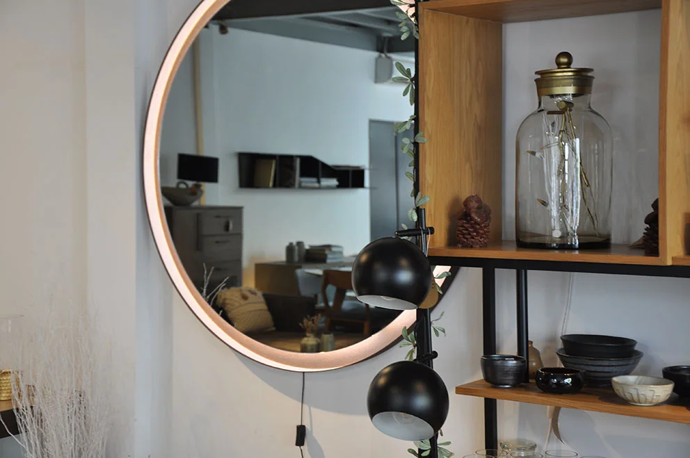 Echo Mirror — Casamia Interior