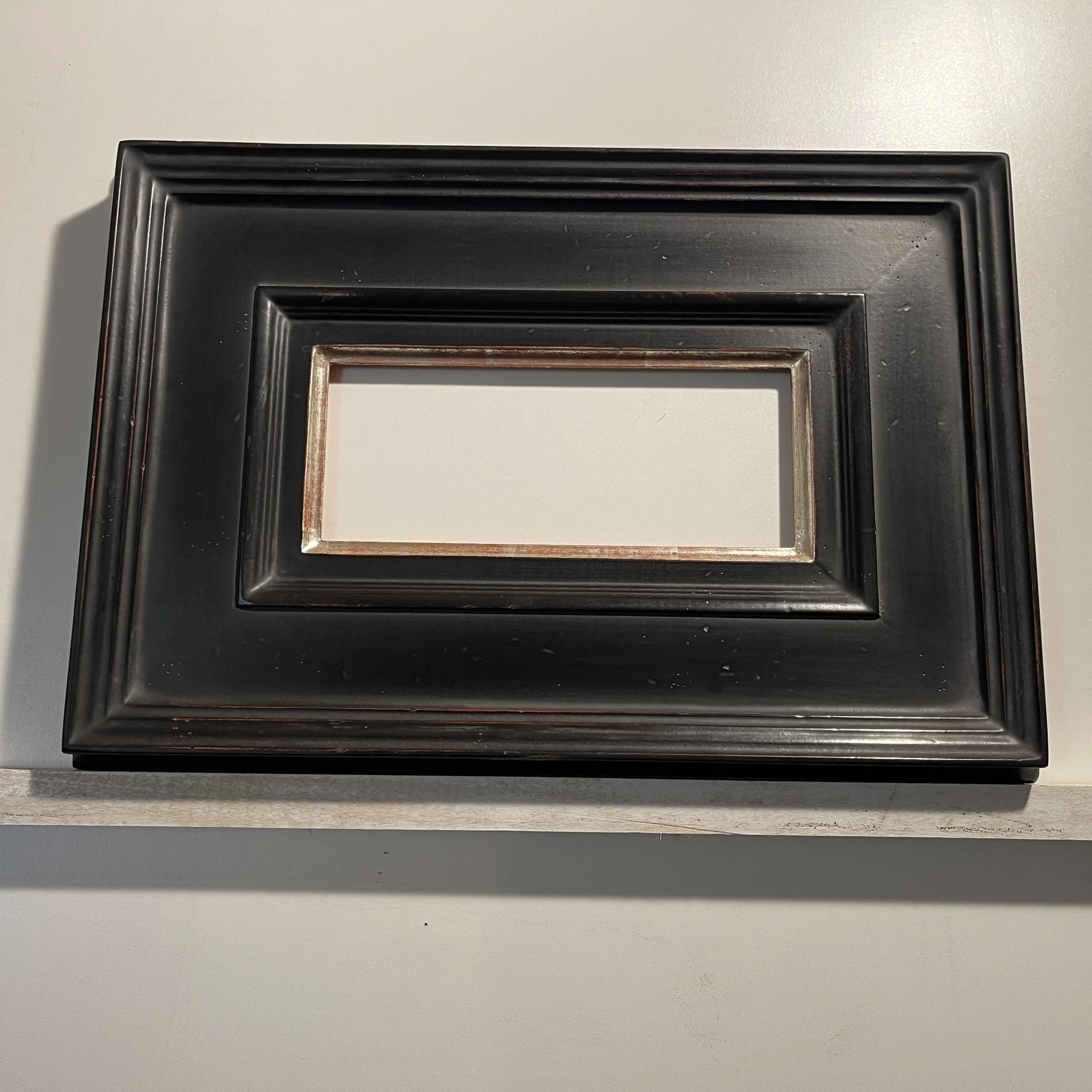 Available Frames — Batican