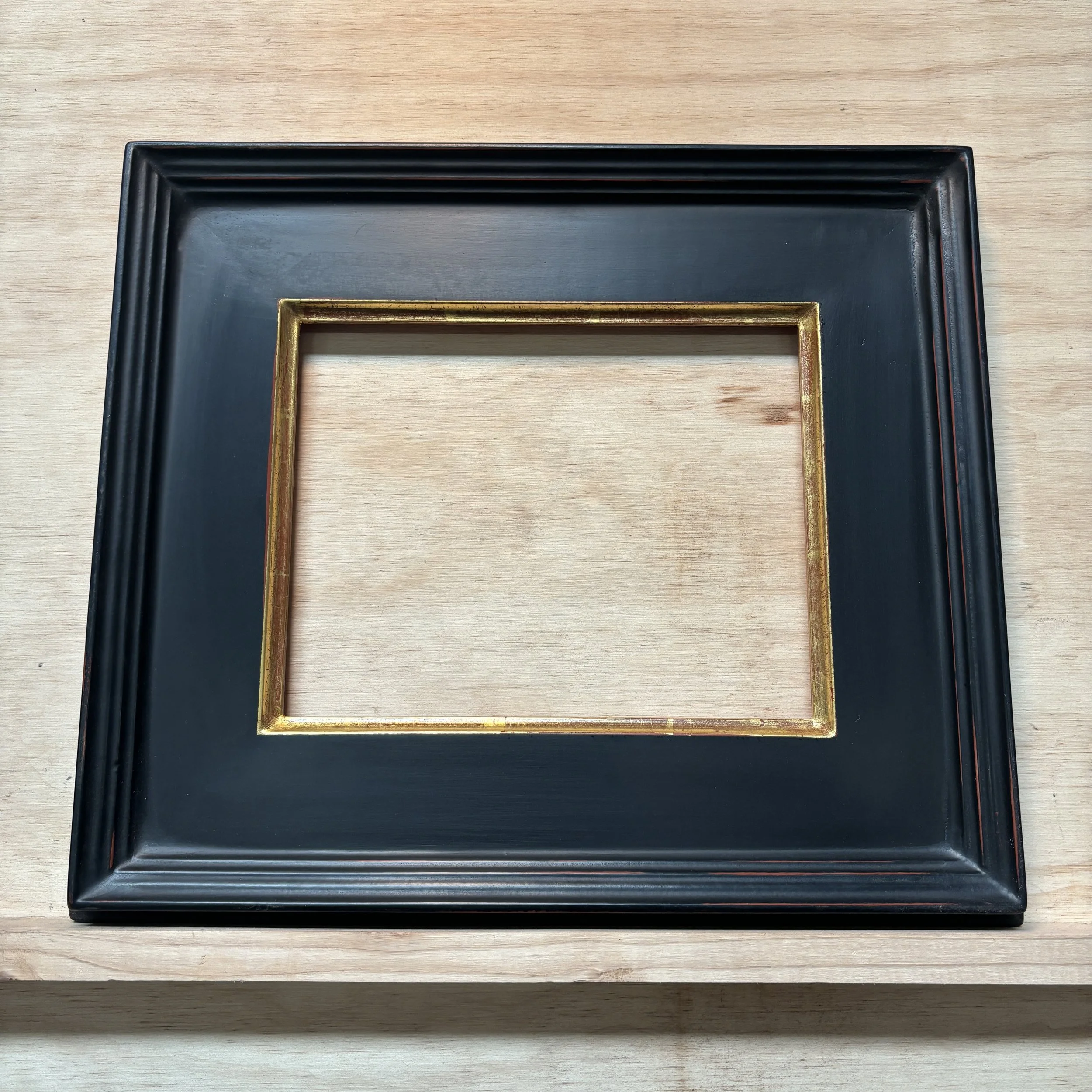 Available Frames — Batican