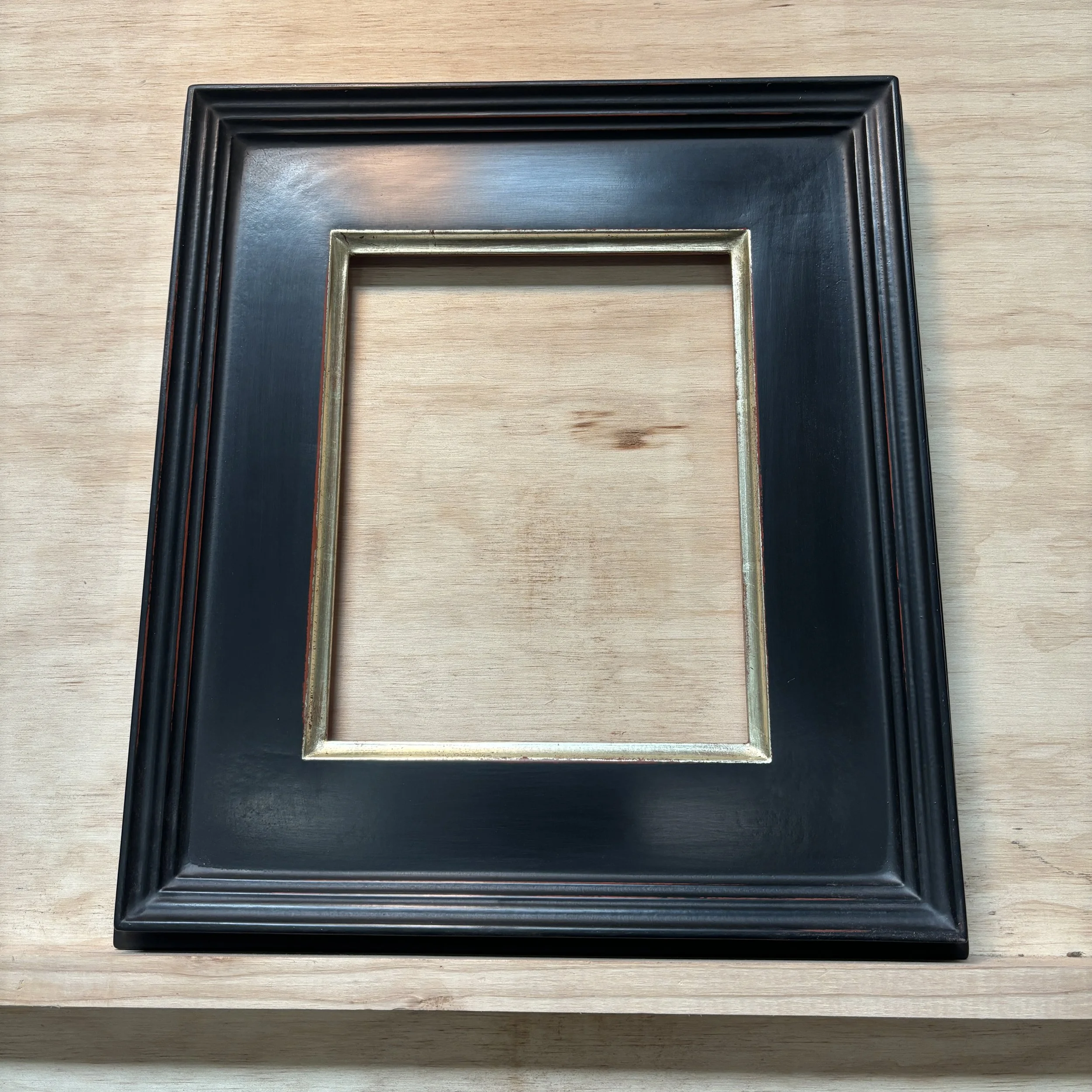 Available Frames — Batican