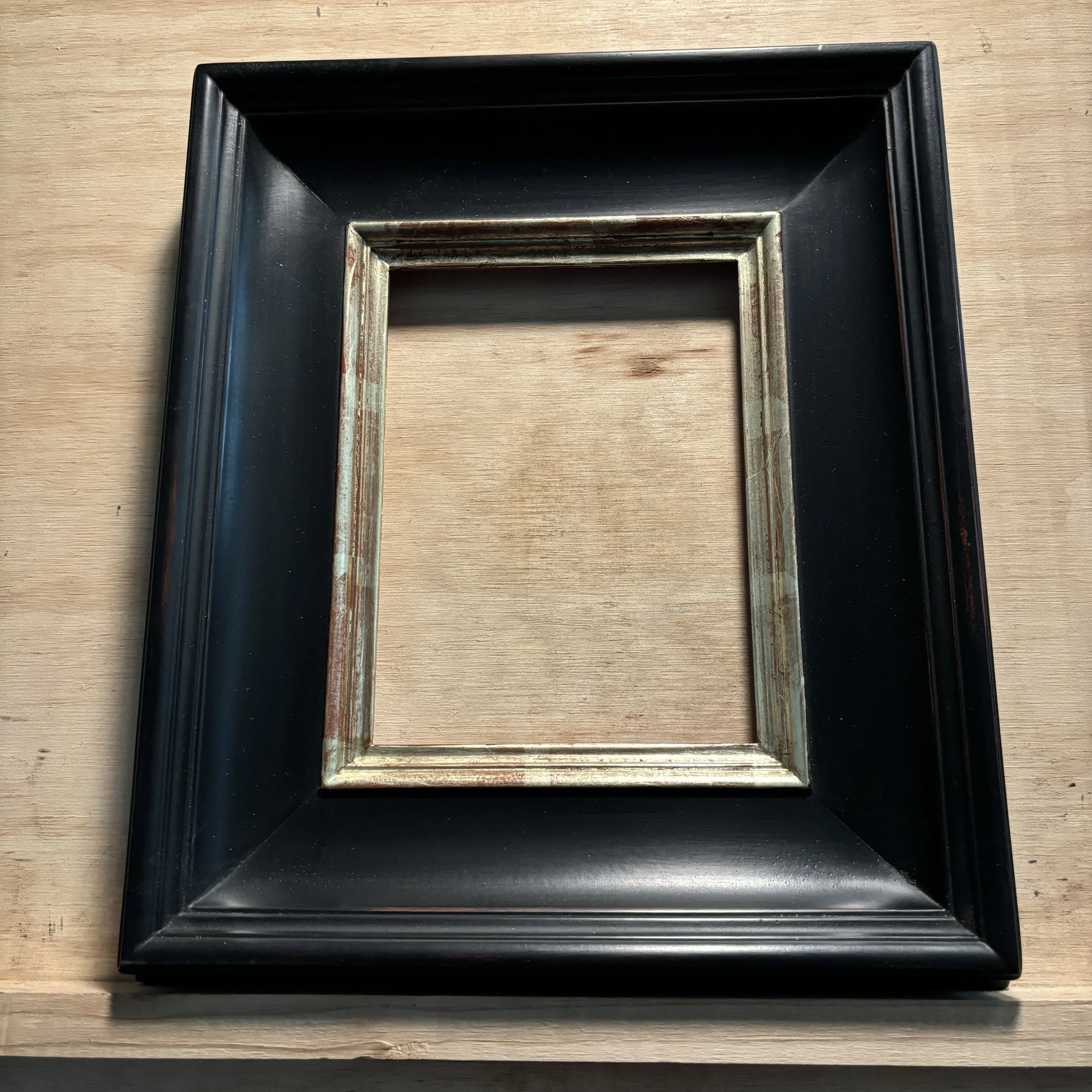 Available Frames — Batican