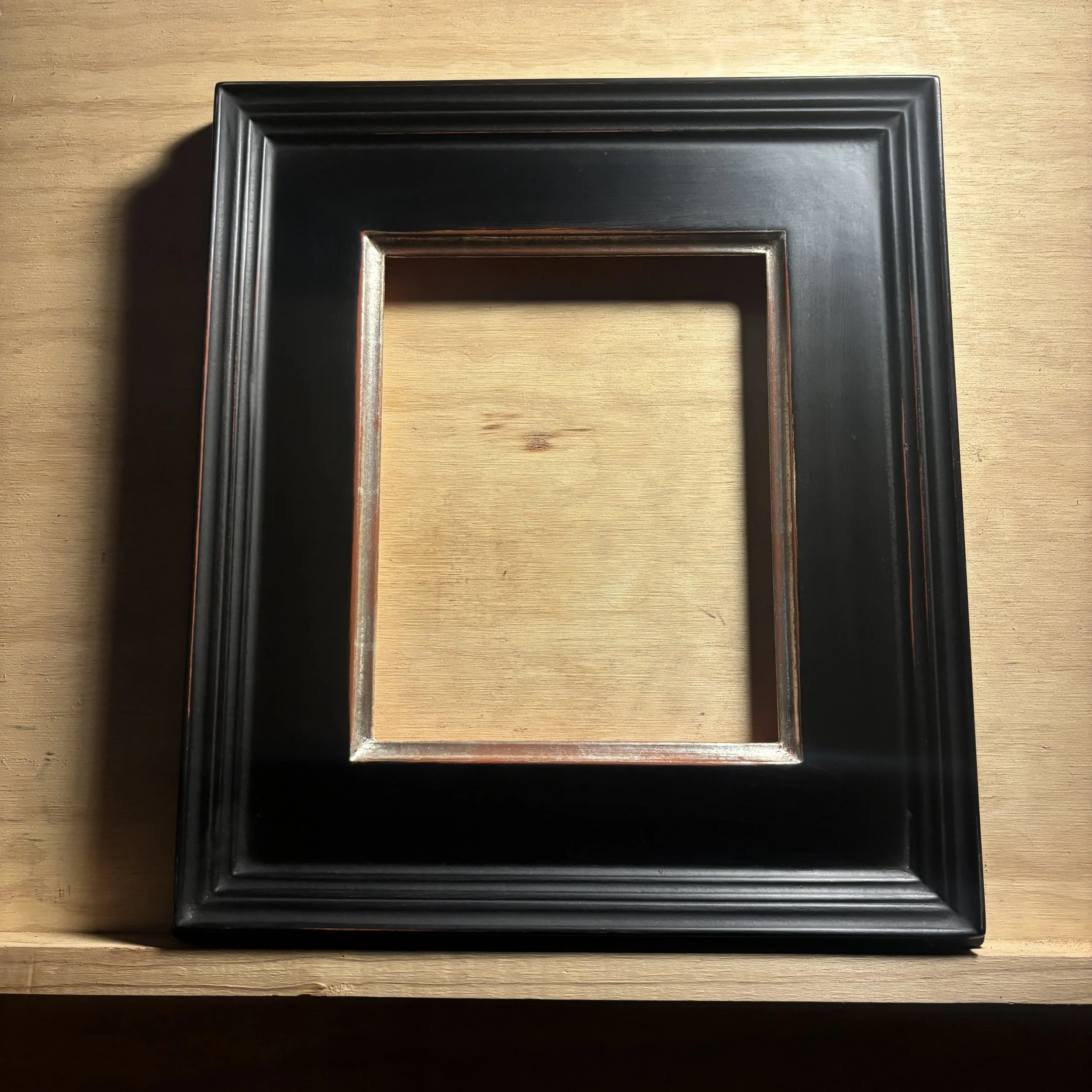 Available Frames — Batican