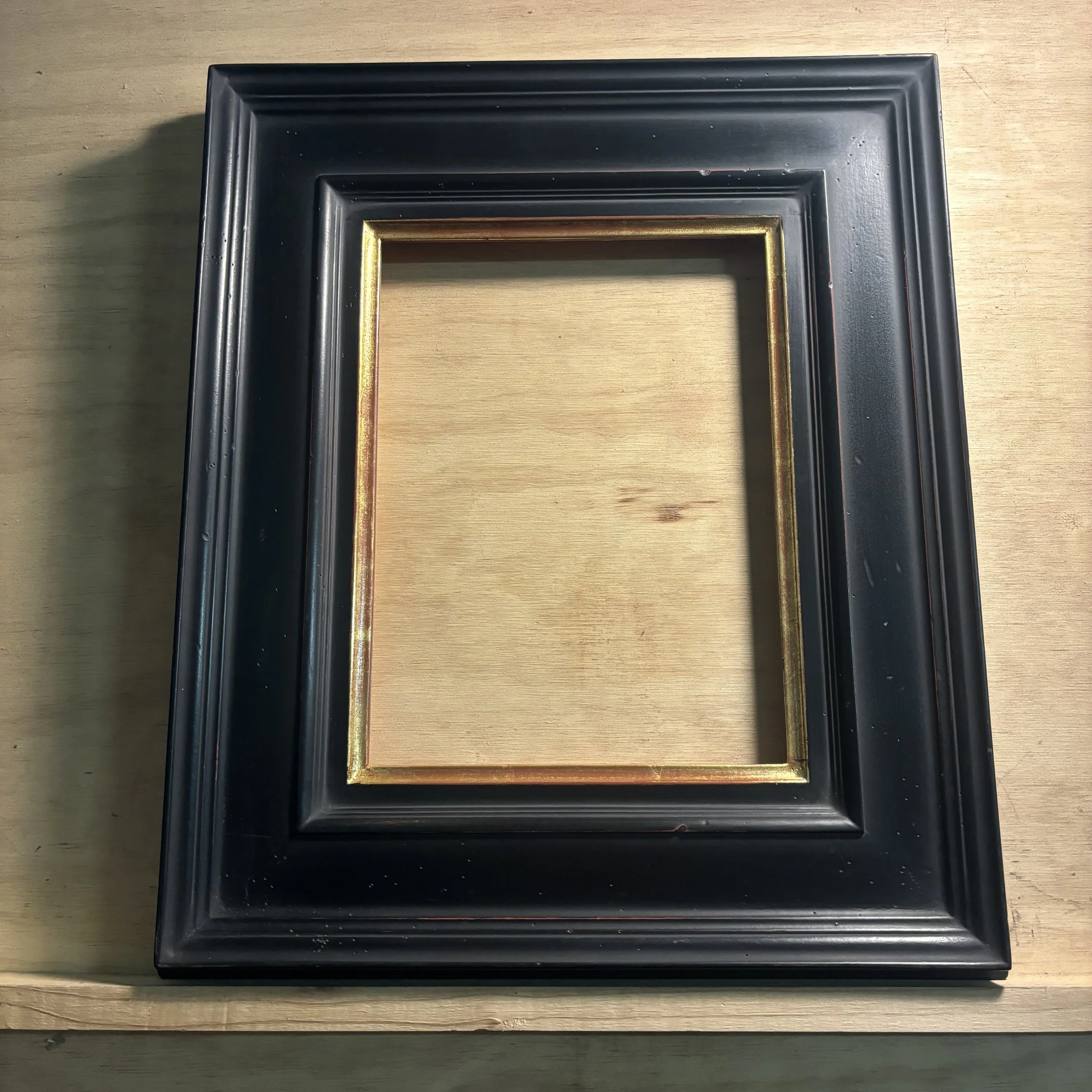 Available Frames — Batican