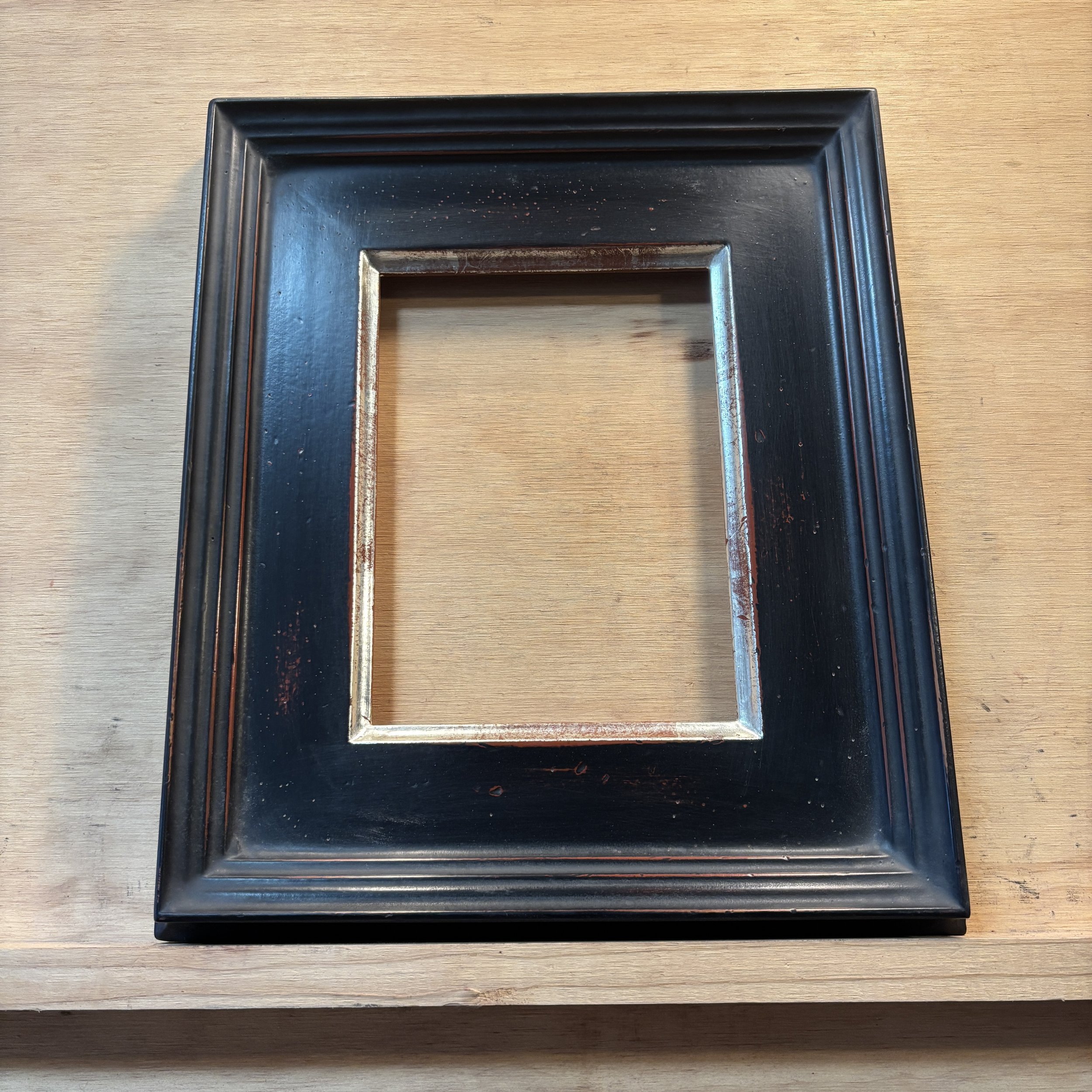 Available Frames — Batican