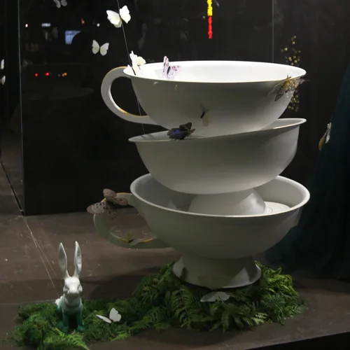 Inspired Creative Window Displays by Artists | Los Angeles | Orange ...