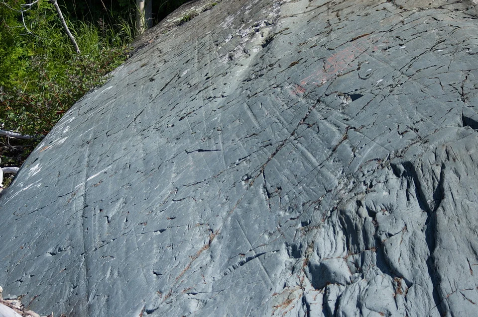 Ice Age: Glacial Striation — Canada (Ontario) Beneath Our Feet