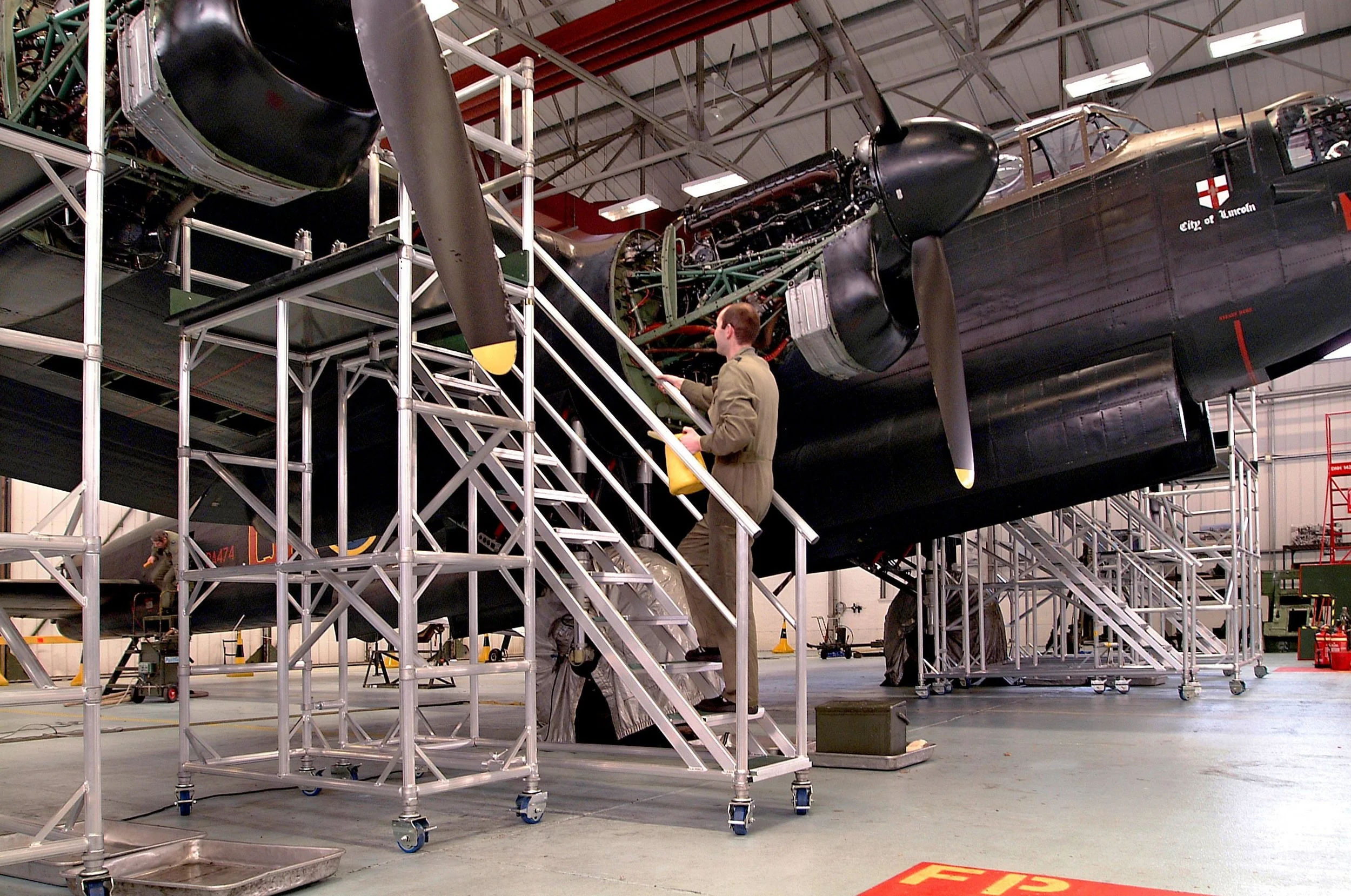 Aircraft Maintenance Platforms | Aviation Access Platforms | Working at ...