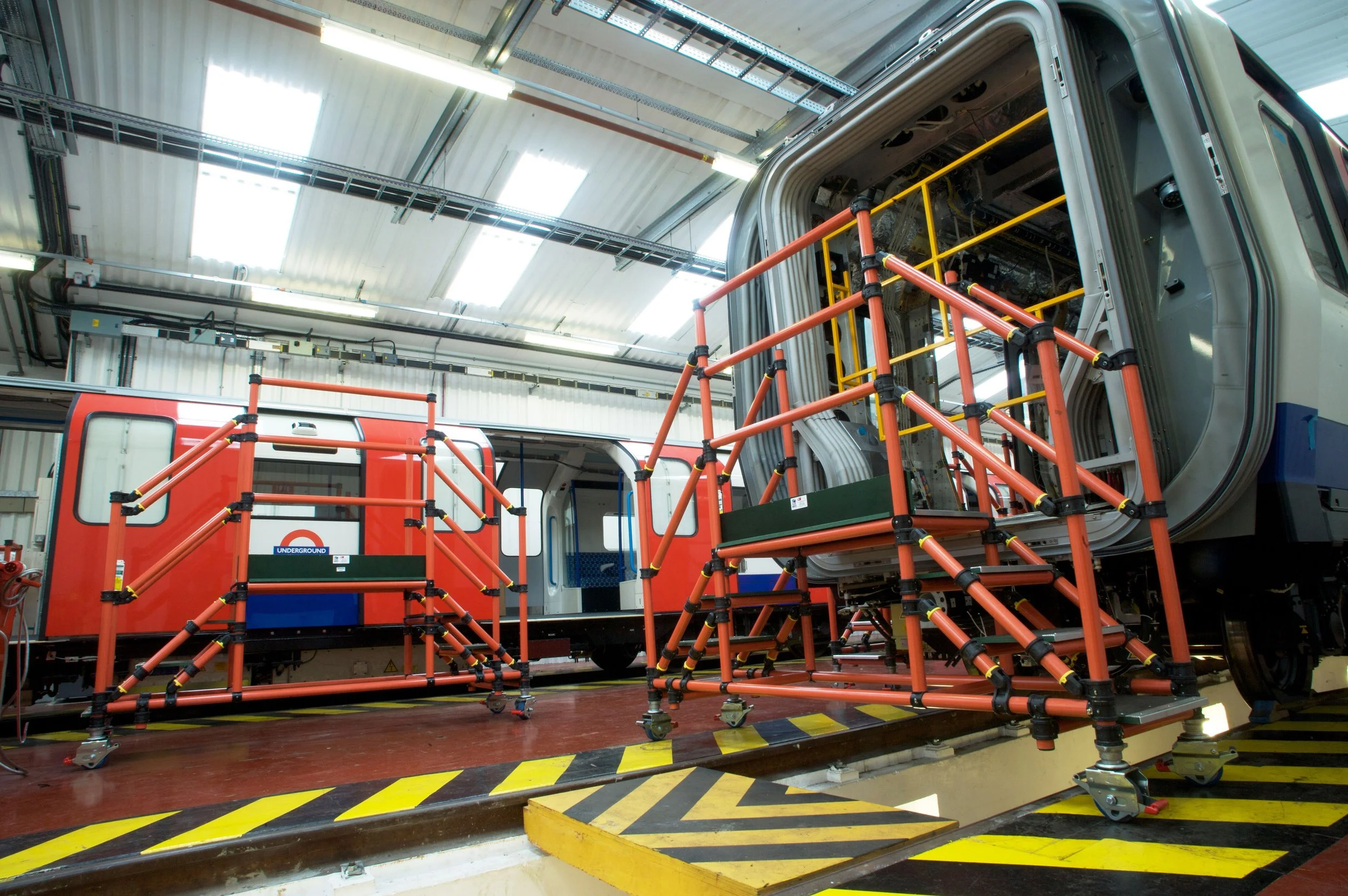 Train Access Platforms | Carriage Door Access | Roof Access | Pitboards ...