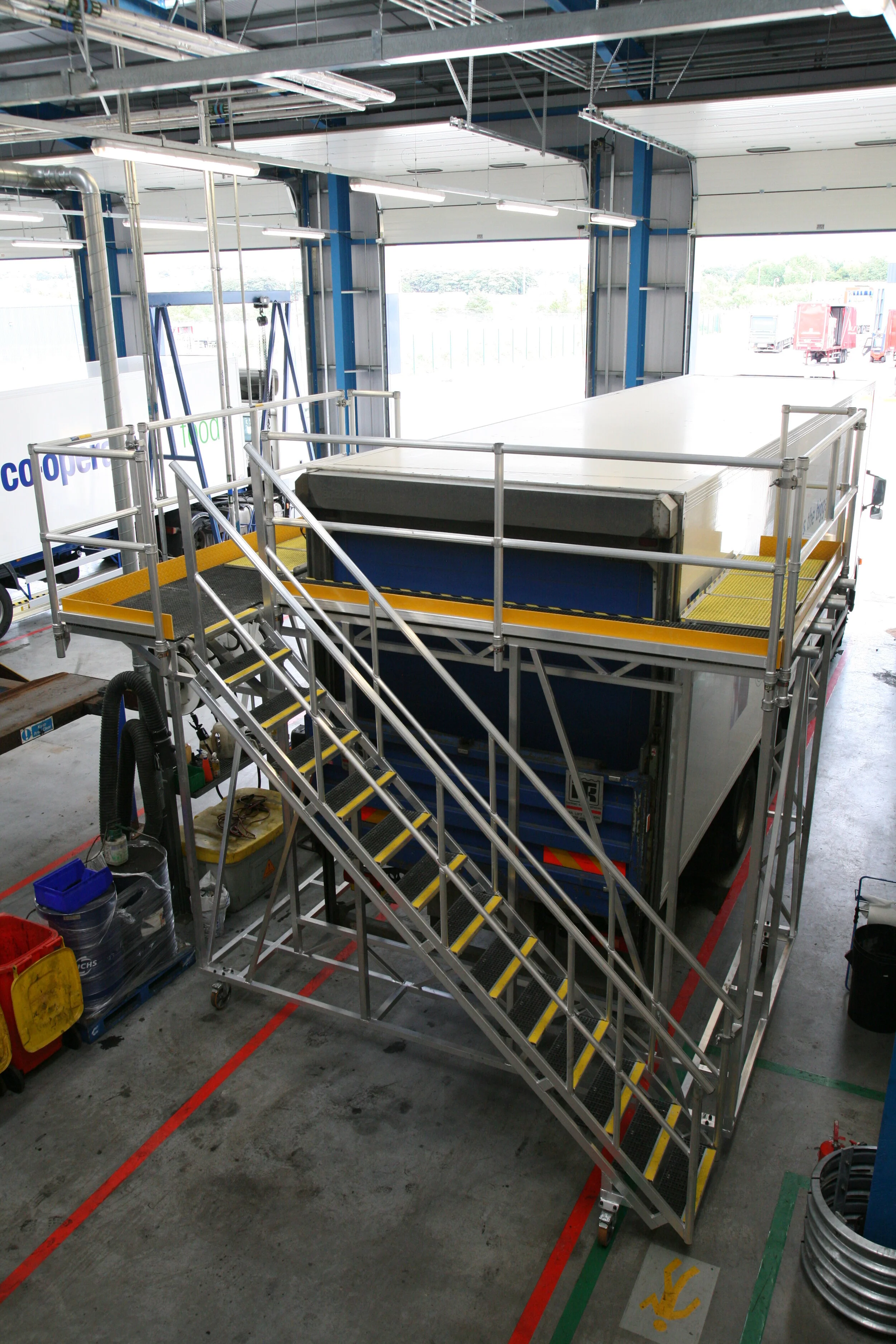 Vehicle Access Platforms | Bus | HGV | Motorhome | Working at Height ...
