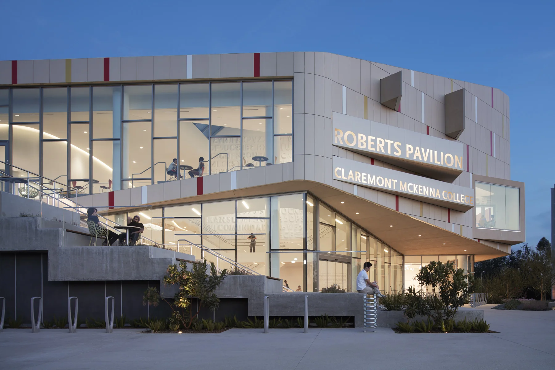 Roberts Pavilion - Claremont McKenna College — JFAK Architects Roberts Pavilion - Claremont McKenna College — JFAK Architects