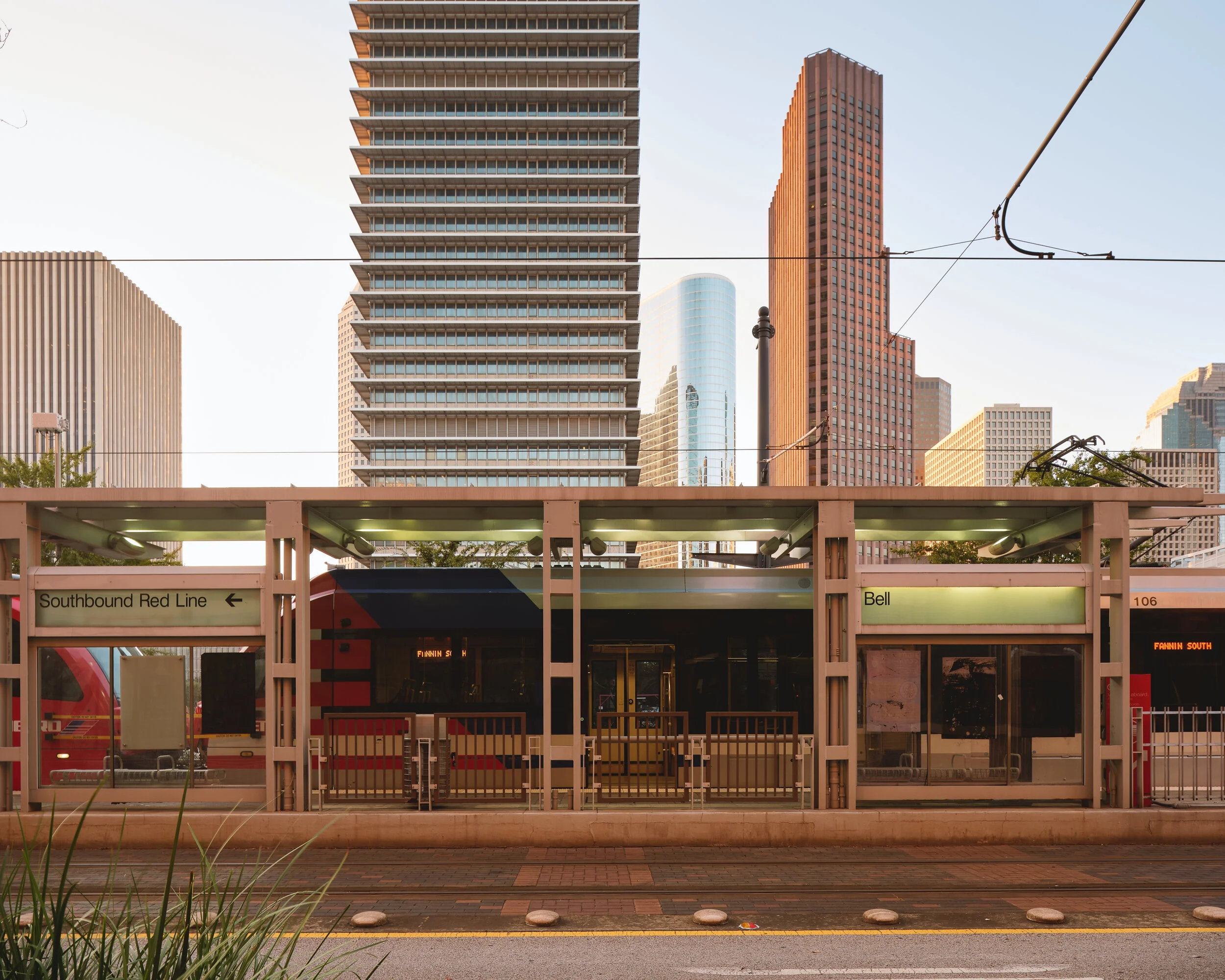 800 Bell Street — Leonid Furmansky