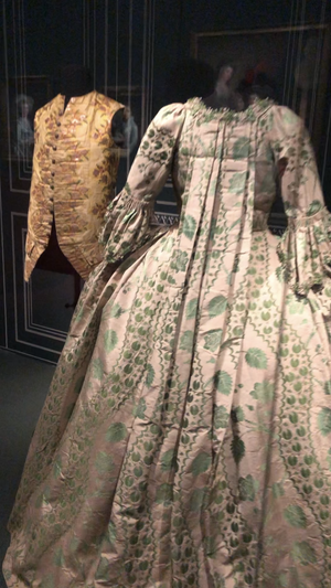 À la mode: The 18th century art of appearances — Meghan Ashley Styling