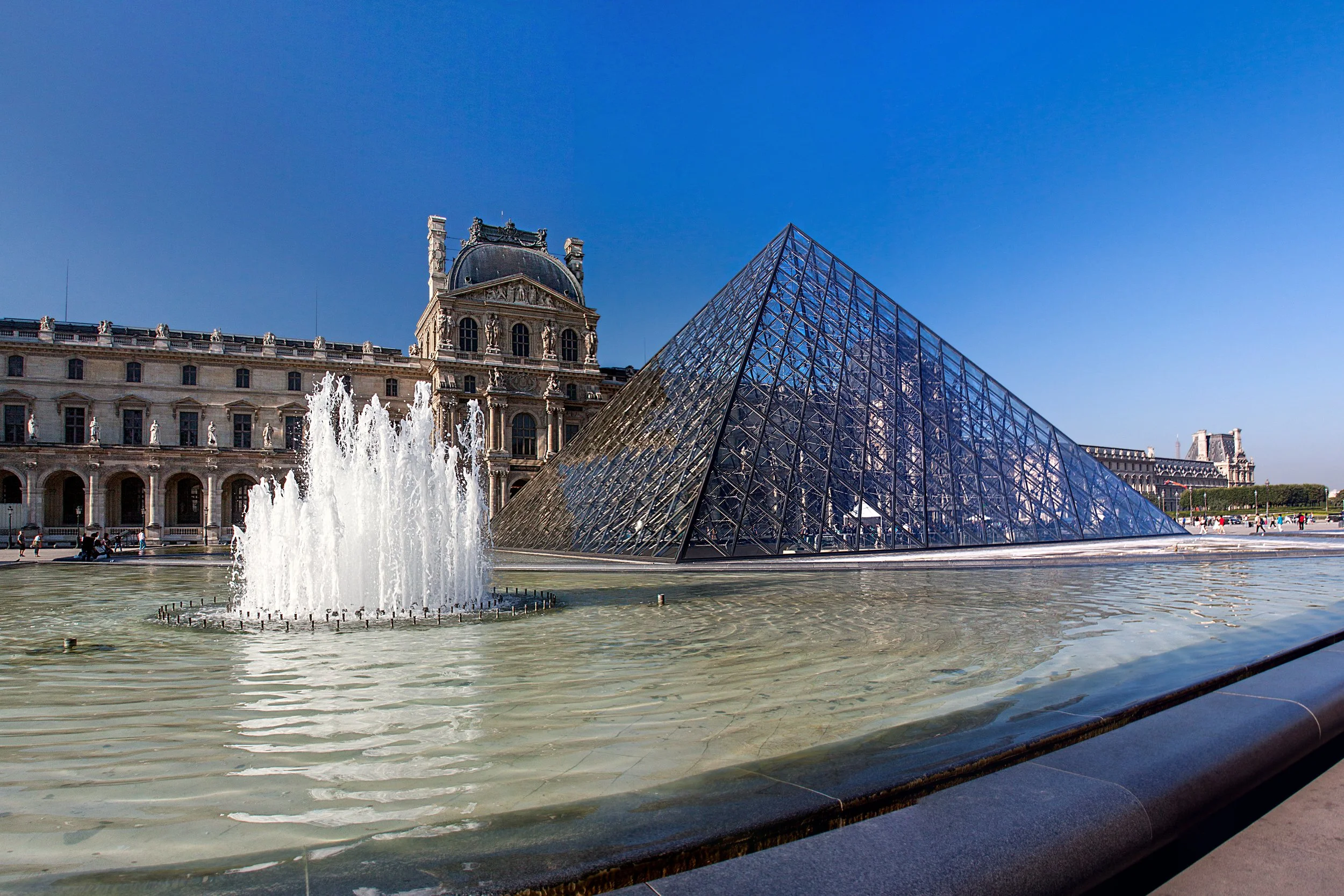 An Outstanding 4 Day Paris itinerary | Euro Travel Coach