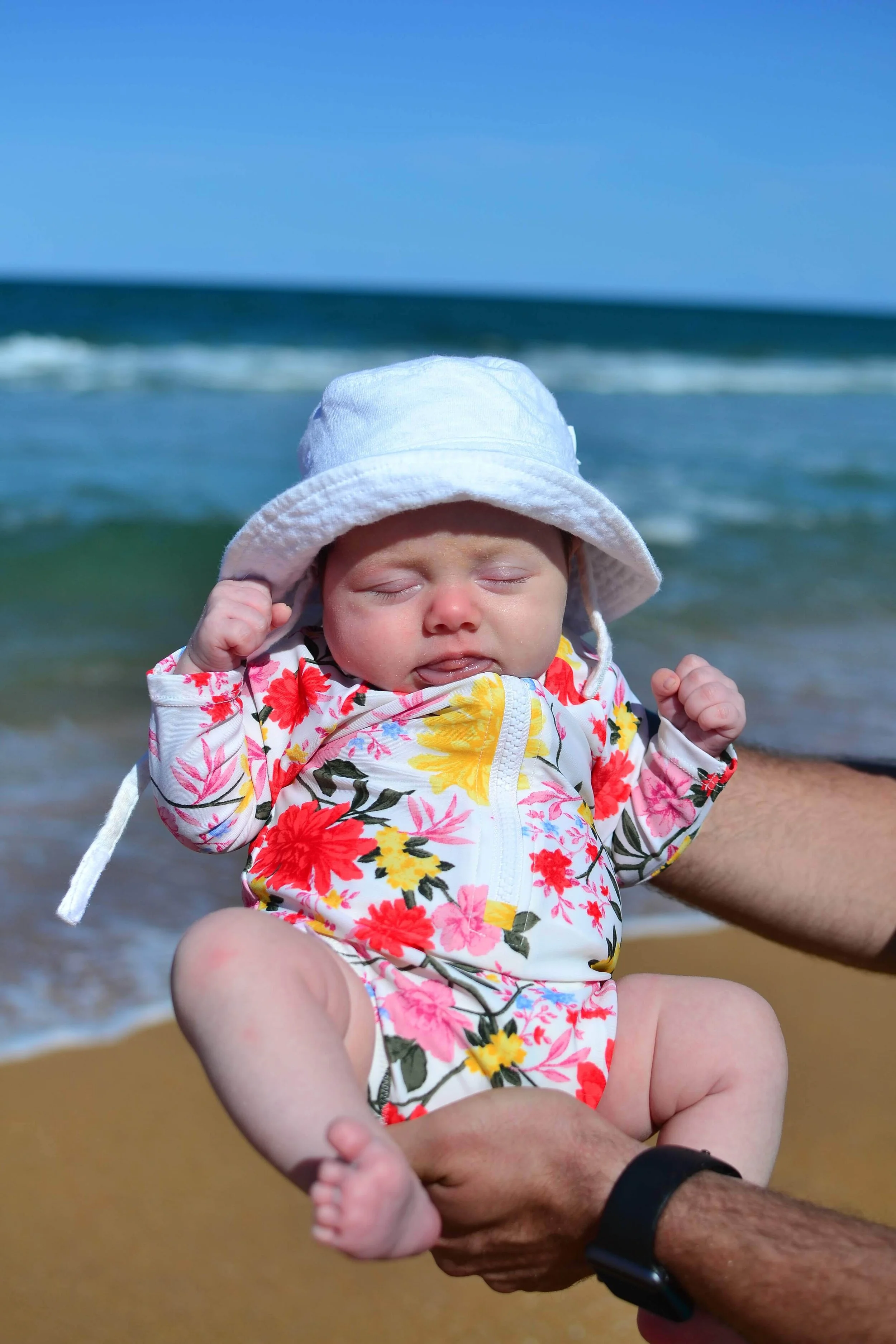 How to Take Your Baby to the Beach {Plus Baby Beach Essentials!} — A ...