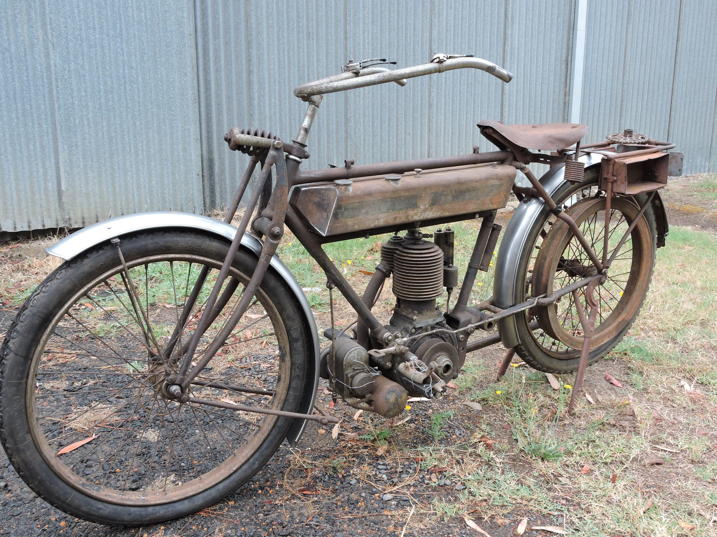 Vintage Steel — Triumph Veteran Front 1909-23 #04-1