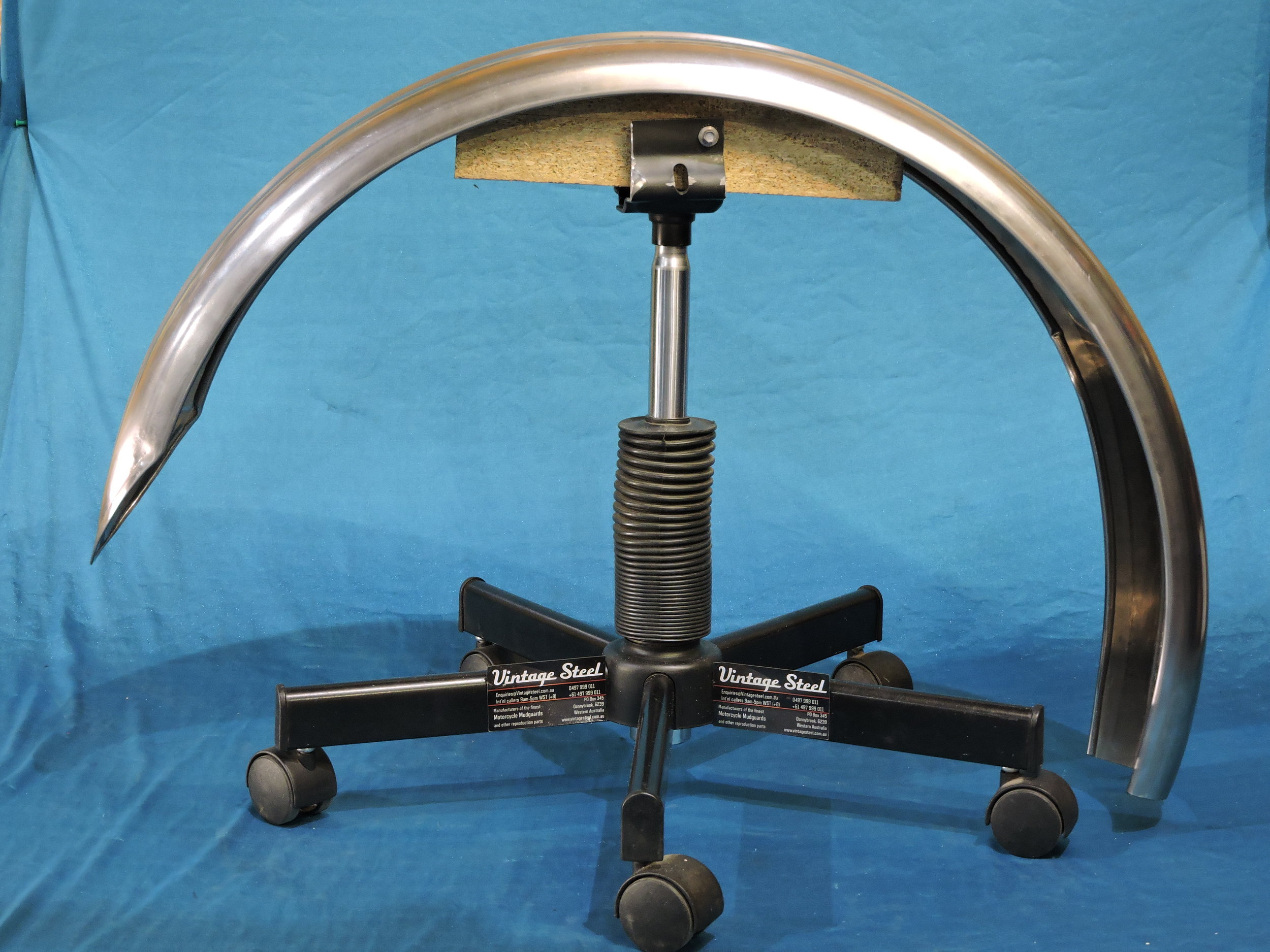 Vintage Steel — Ariel Red Hunter 1930's Rear #47-3