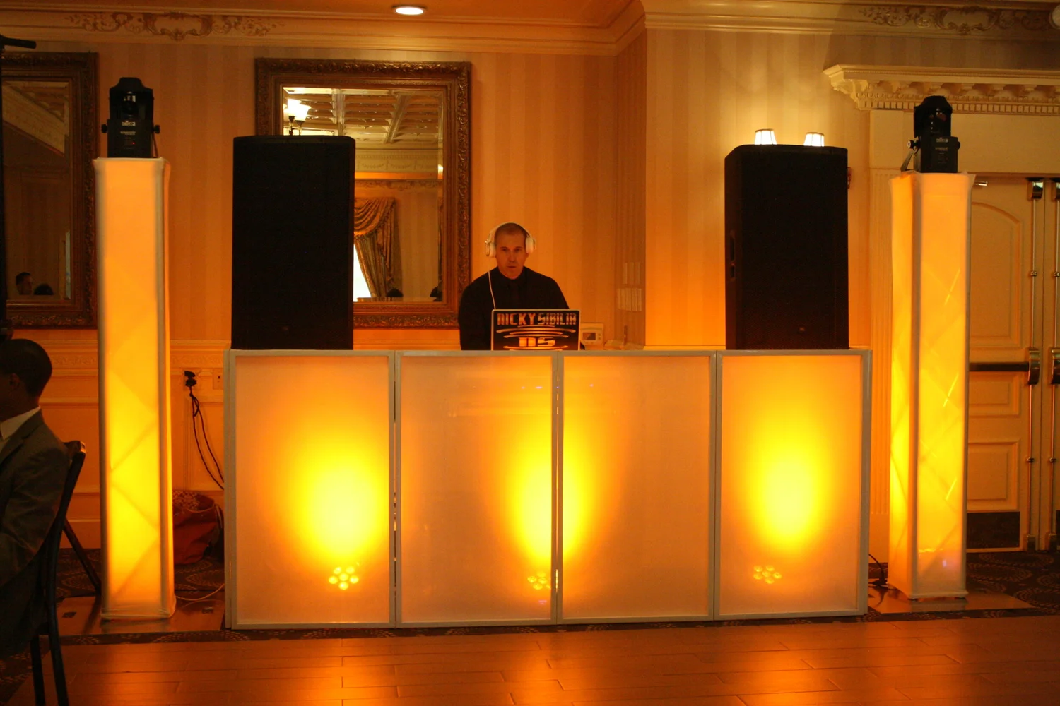 SET-UPS — ULTRA EVENT DJs