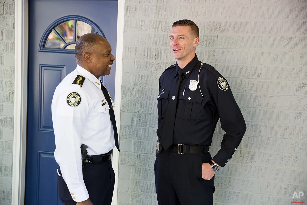 Program helps Atlanta police officers buy homes in the city — AP Images ...