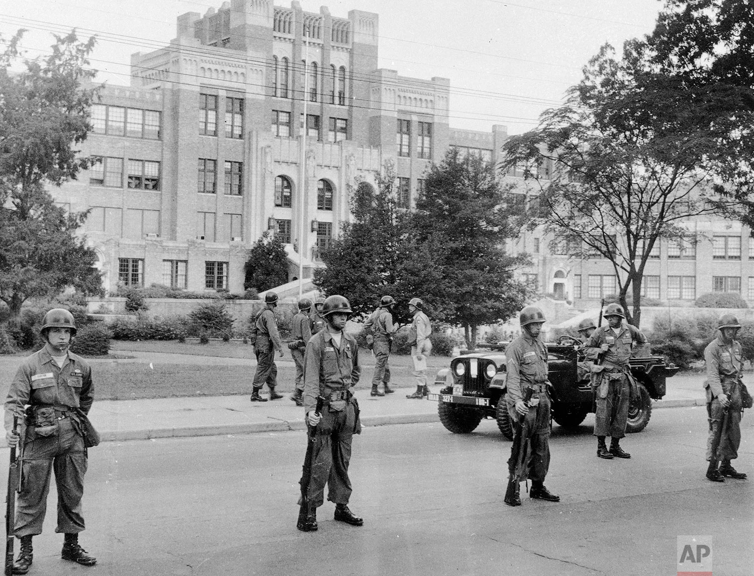 Sixty years ago, the Little Rock Nine became a symbol of heroism — AP ...